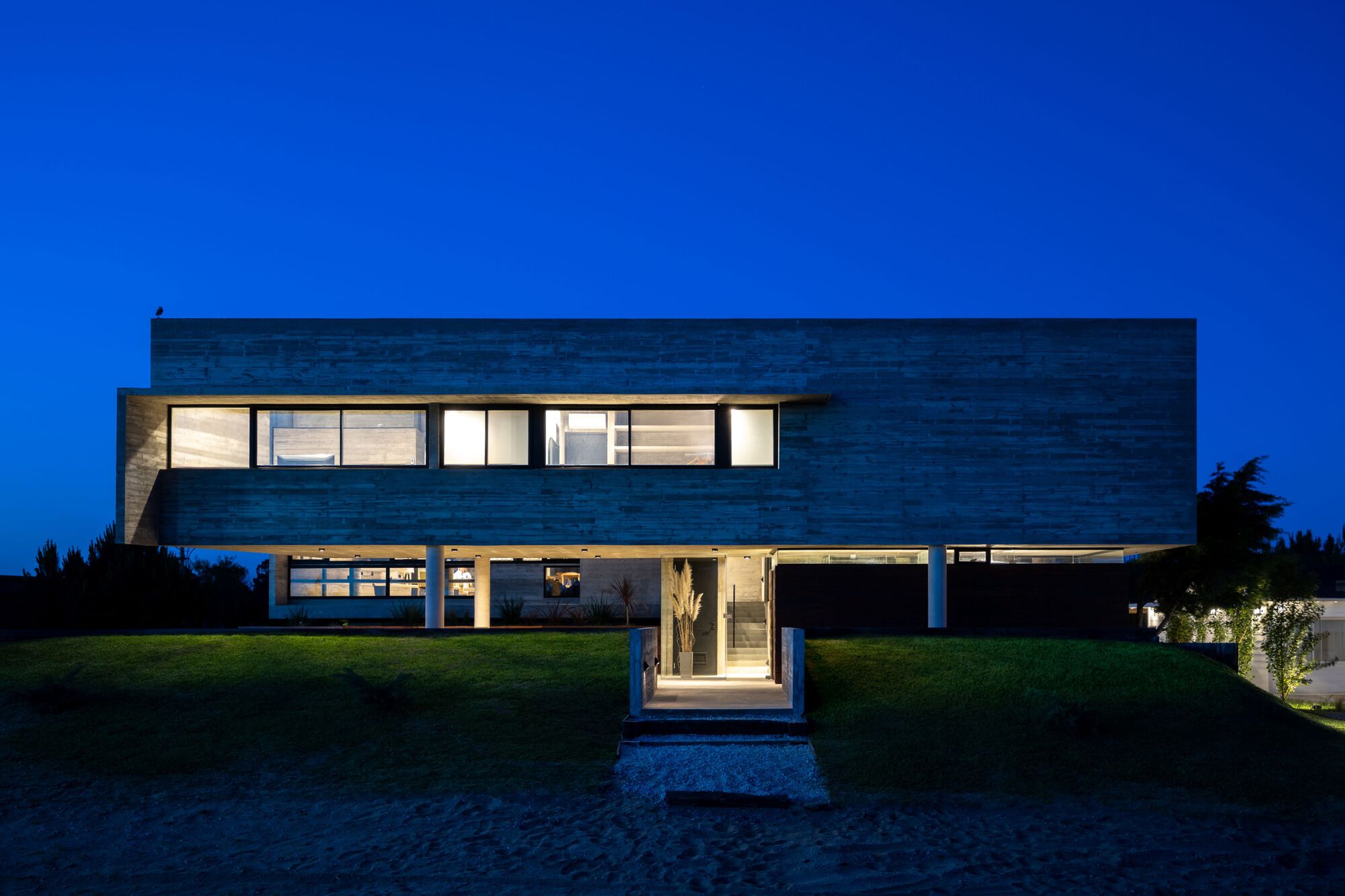 Gallery of La Marina House / Besonias Almeida Arquitectos - 22