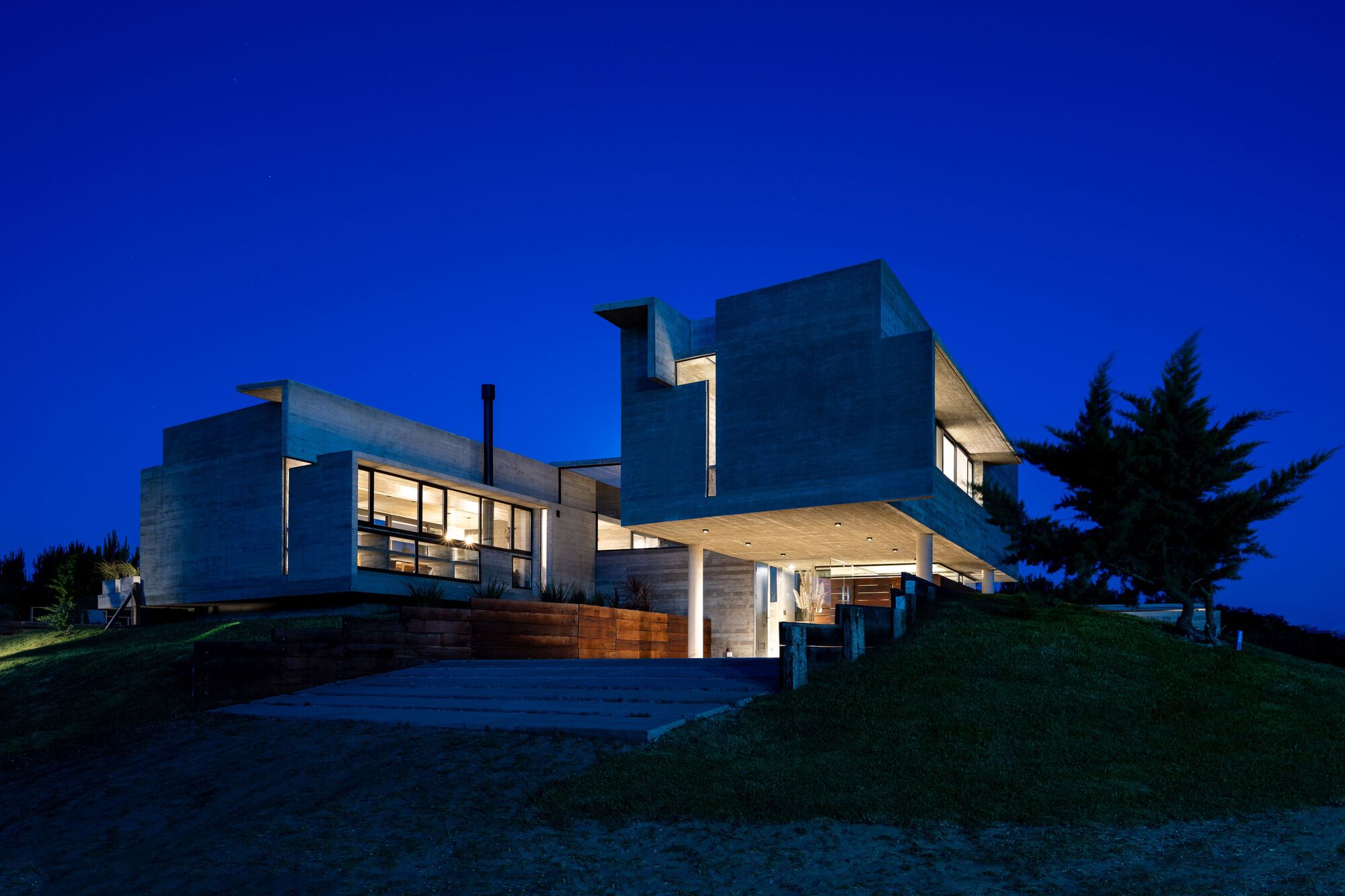 Gallery of La Marina House / Besonias Almeida Arquitectos - 23