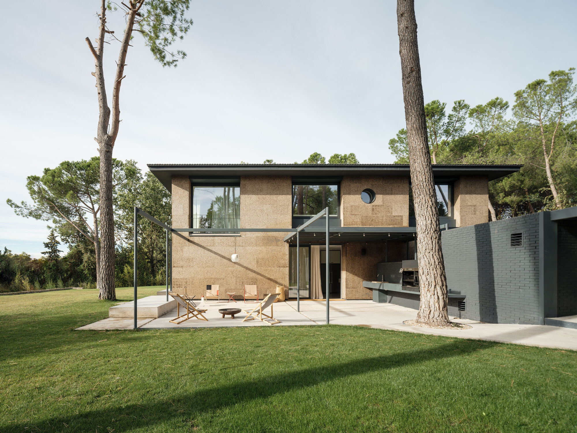 Gallery of Three Little Pigs House / EME157 - 7