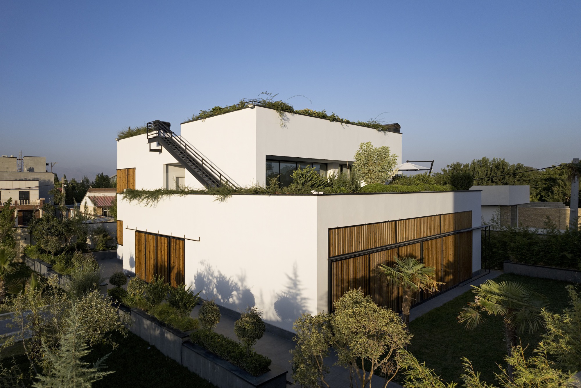 Gallery of Hannah Villa / Eade Va Ejra - 8