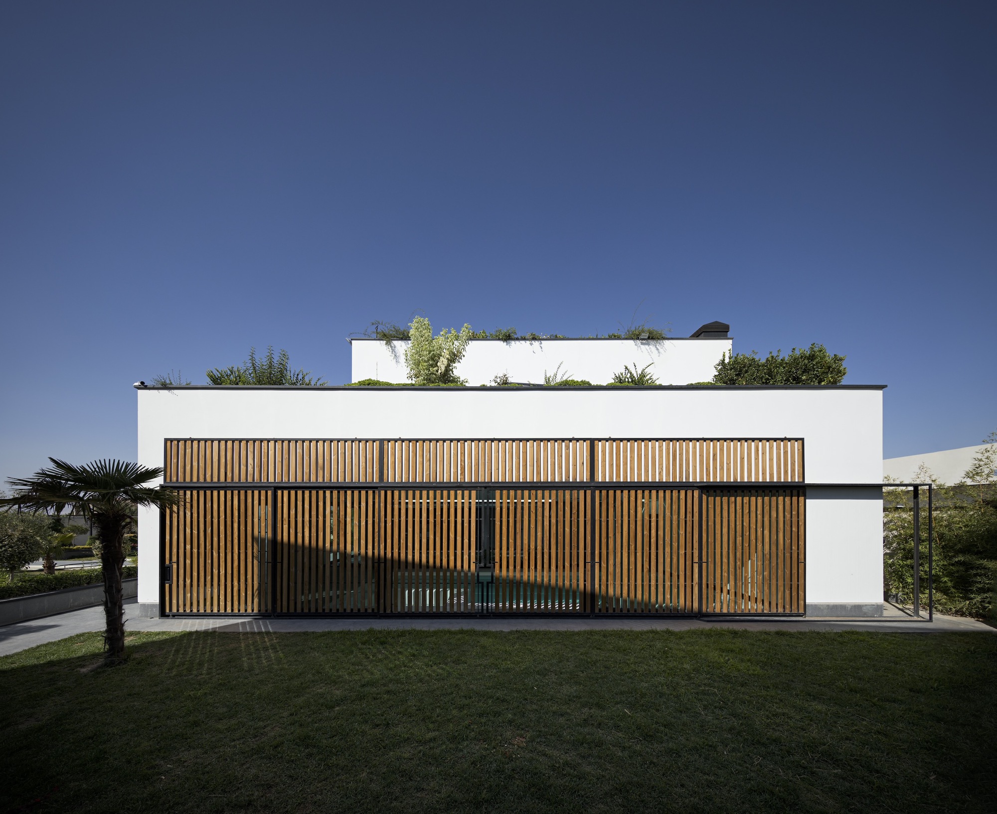 Gallery of Hannah Villa / Eade Va Ejra - 11