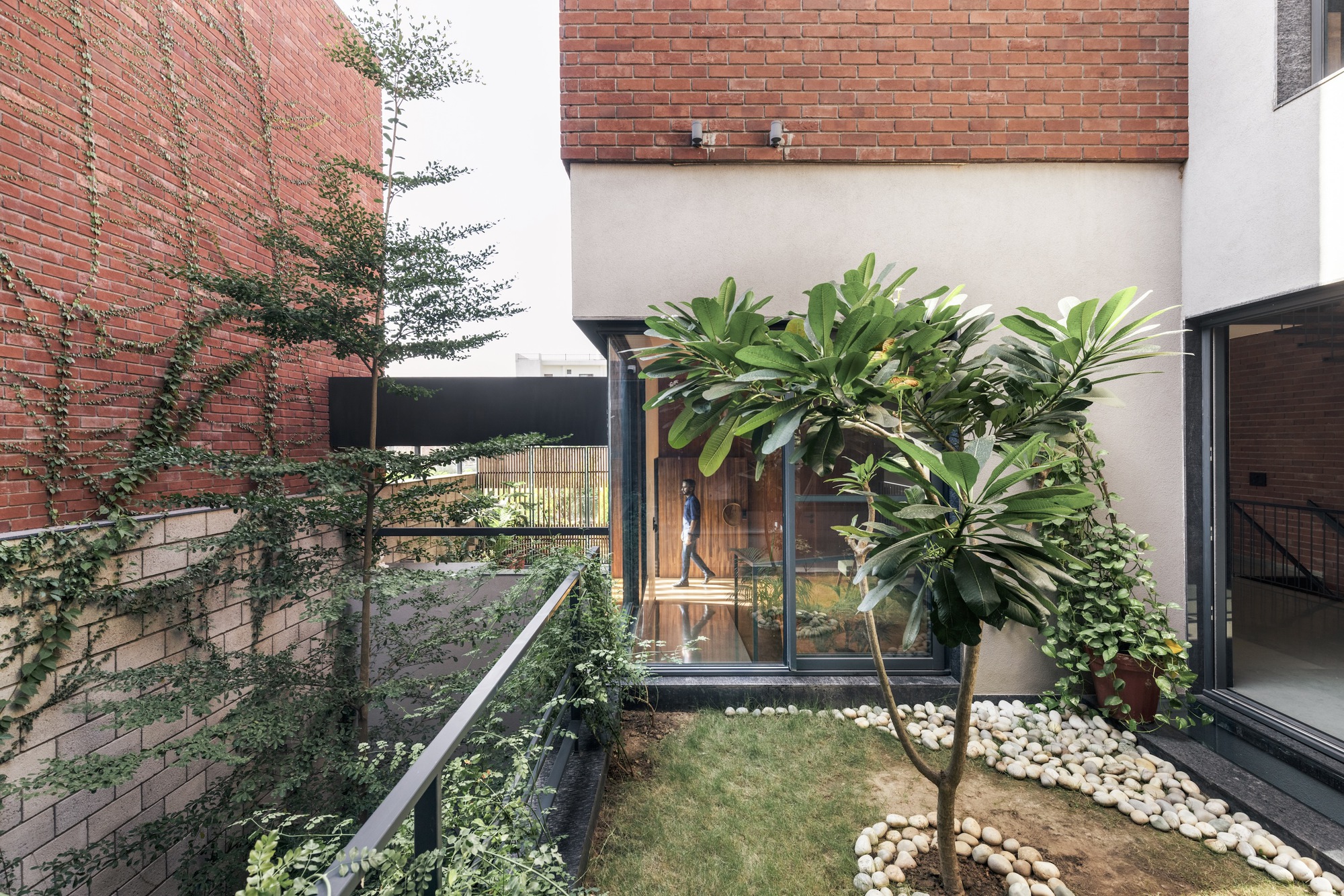 Gallery of Cascading Terraces / Arch.Lab - 12