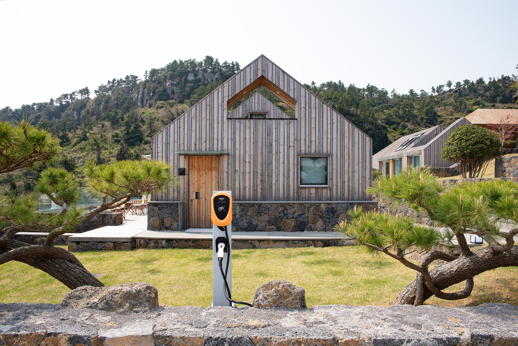 Gallery of The Wind Hill Houses / Doojin Hwang Architects - 11