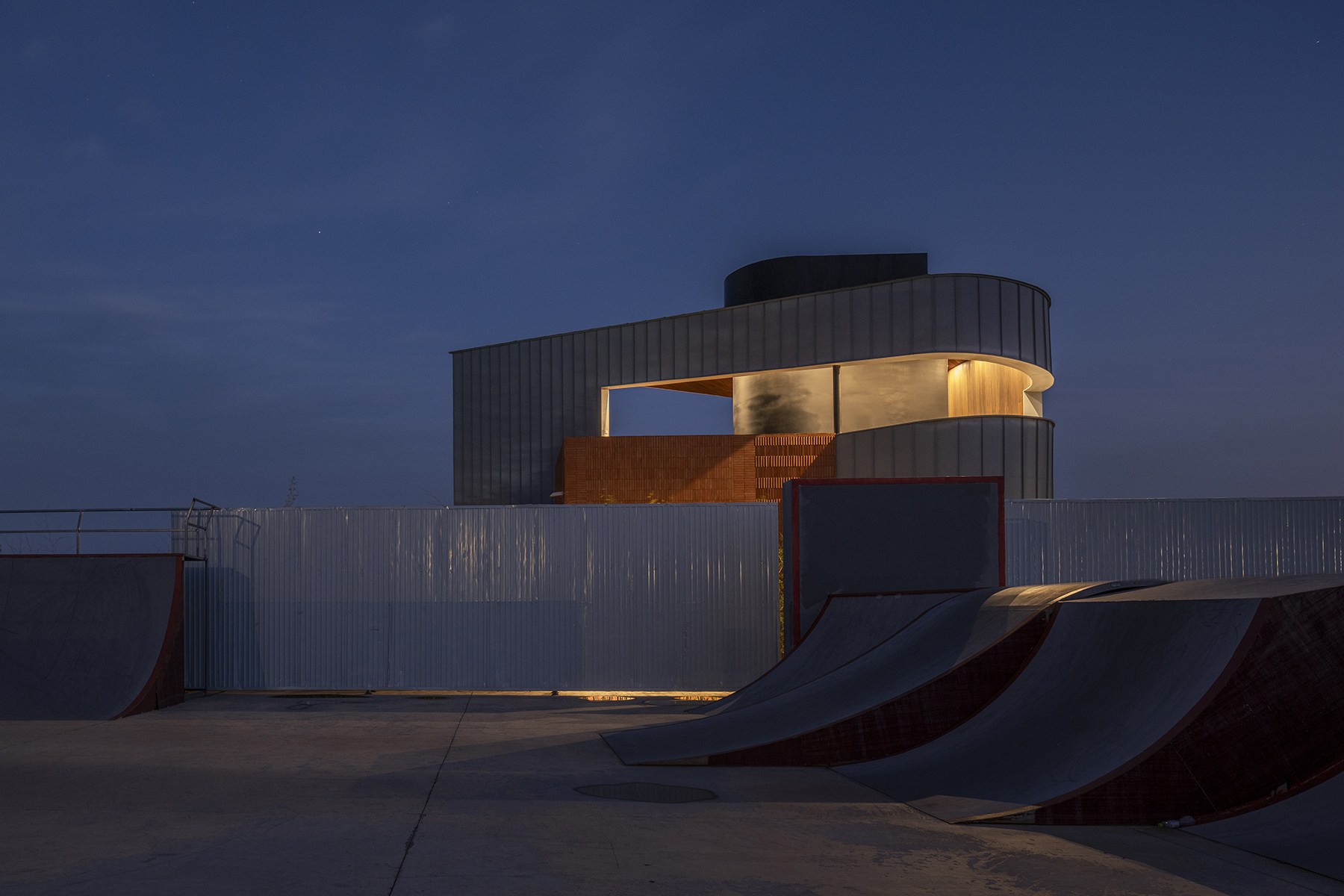 Gallery of Rear Window - BMX Racing Grandstand / hyperSity architects - 20