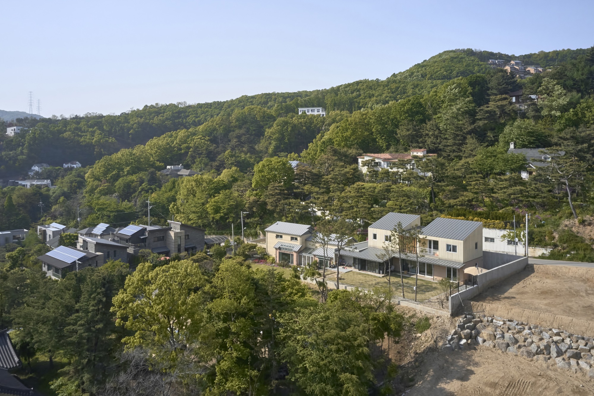 Gallery of Dong Baek Wooden House / mlnp architects - 6