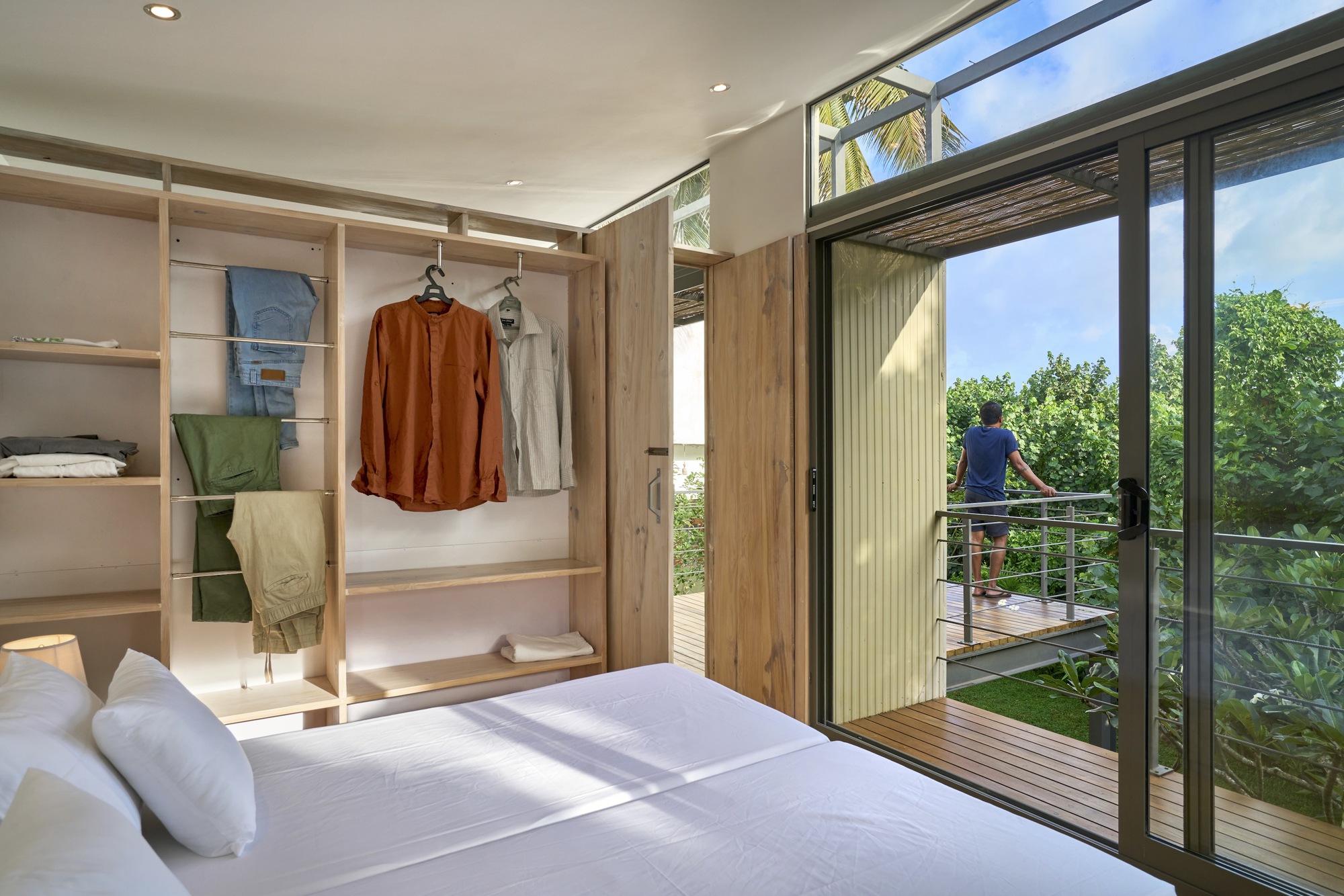 Gallery of The Studio House / KWCA - Kosala Weerasekara Chartered ...