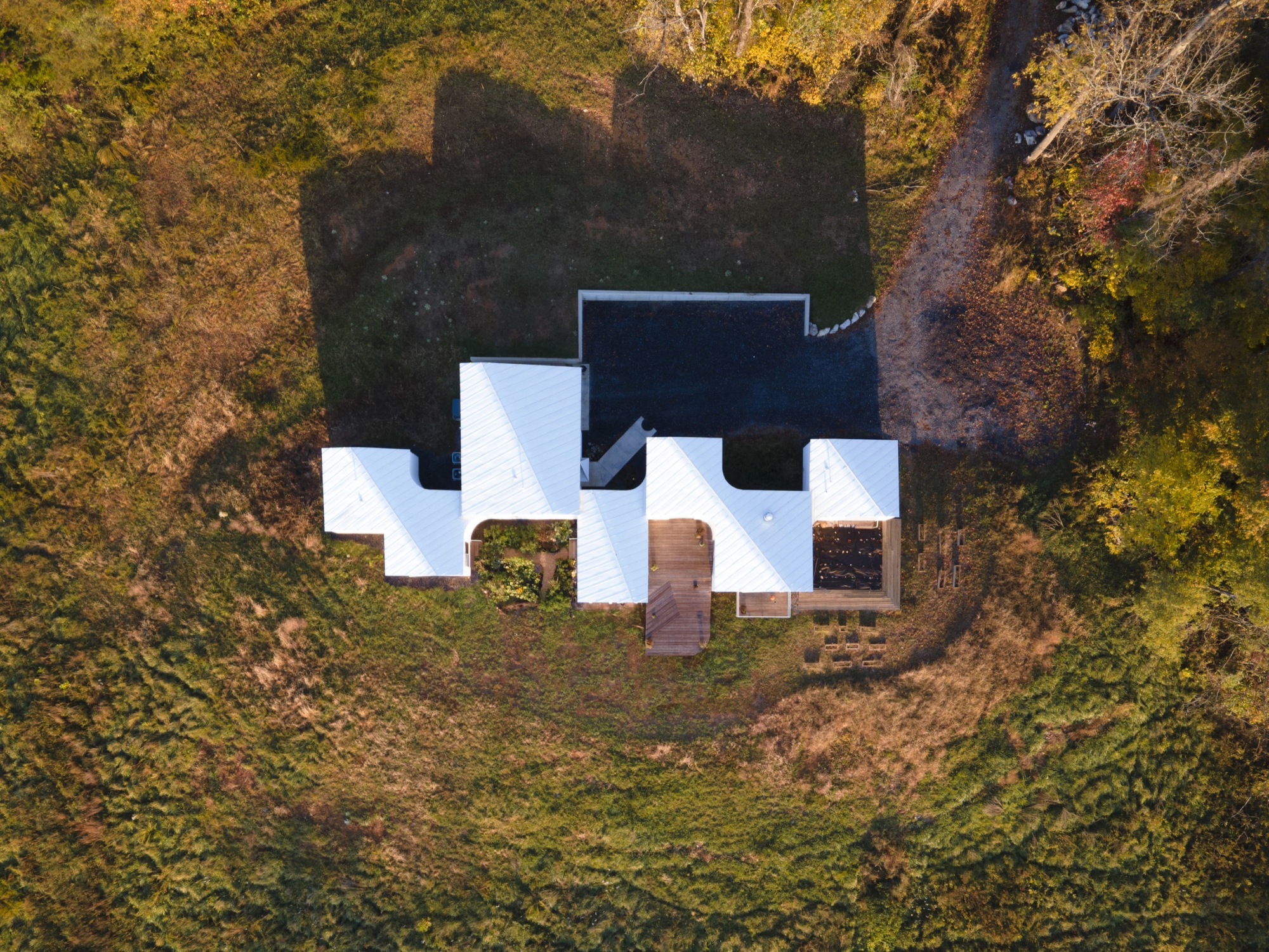 Gallery of Shenandoah Writer's Retreat / SCHAUM/SHIEH - 18