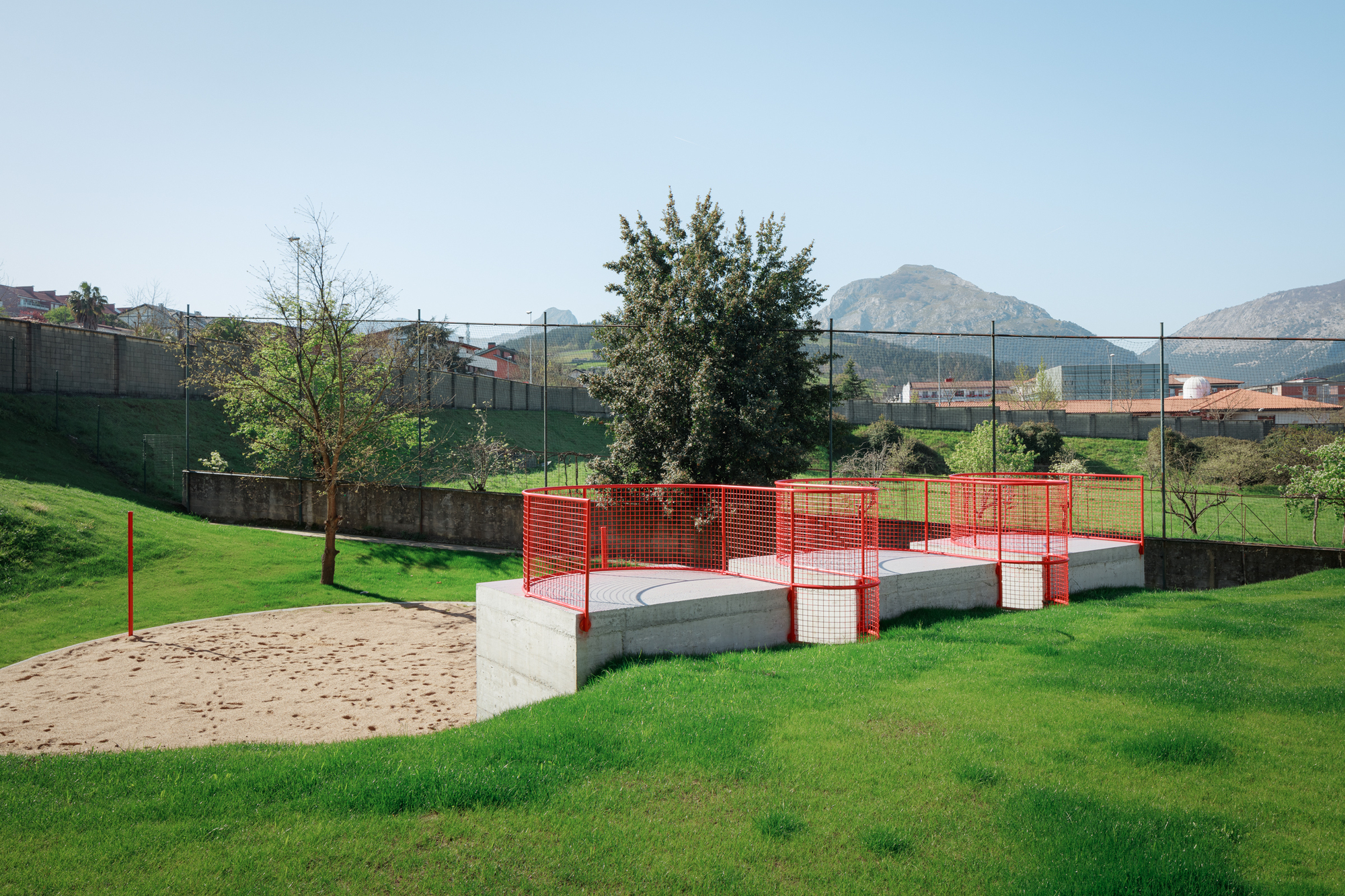 Gallery of San Antonio Primary School 2.0. Exterior Area / ELE ...
