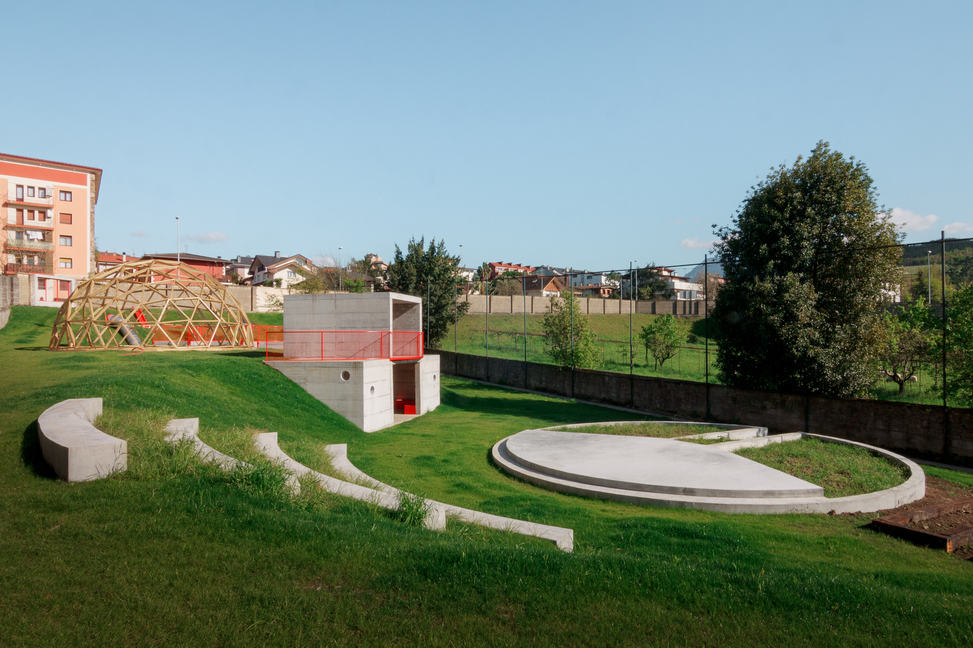 Gallery of San Antonio Primary School 2.0. Exterior Area / ELE ...