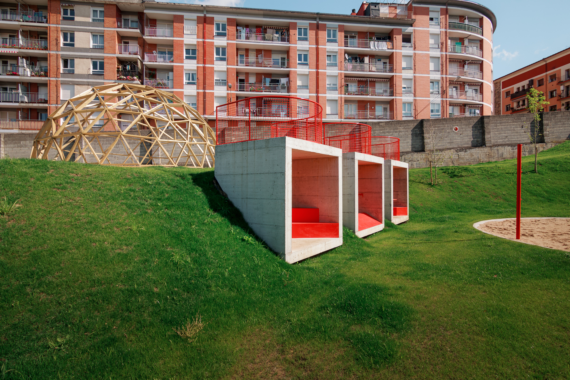 Gallery of San Antonio Primary School 2.0. Exterior Area / ELE ...