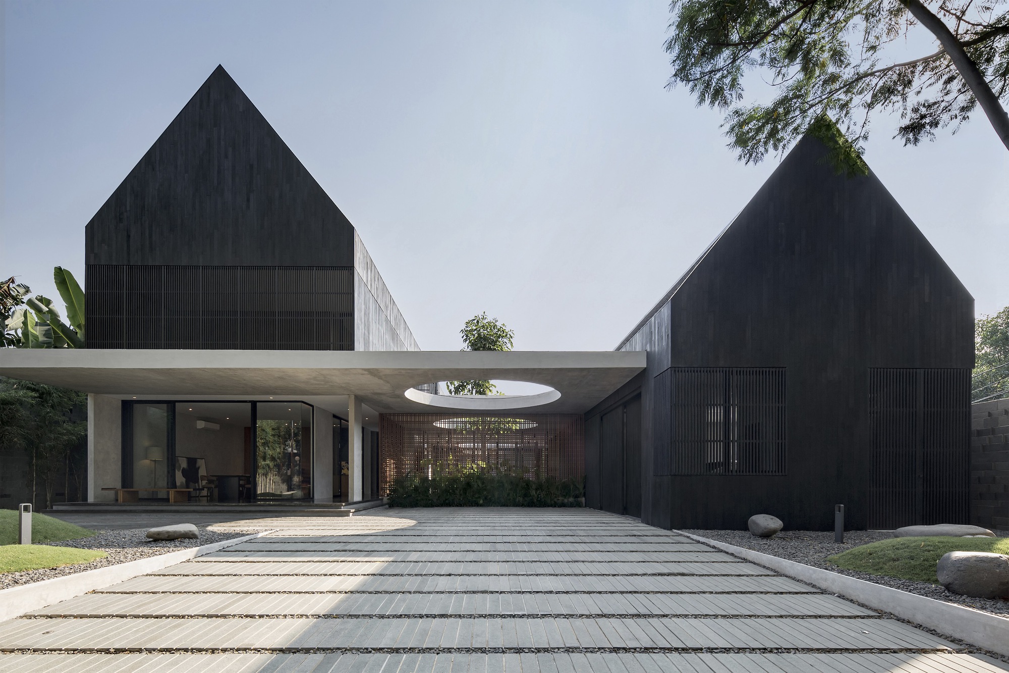 Gallery of Halo House / Tamara Wibowo Architects - 2
