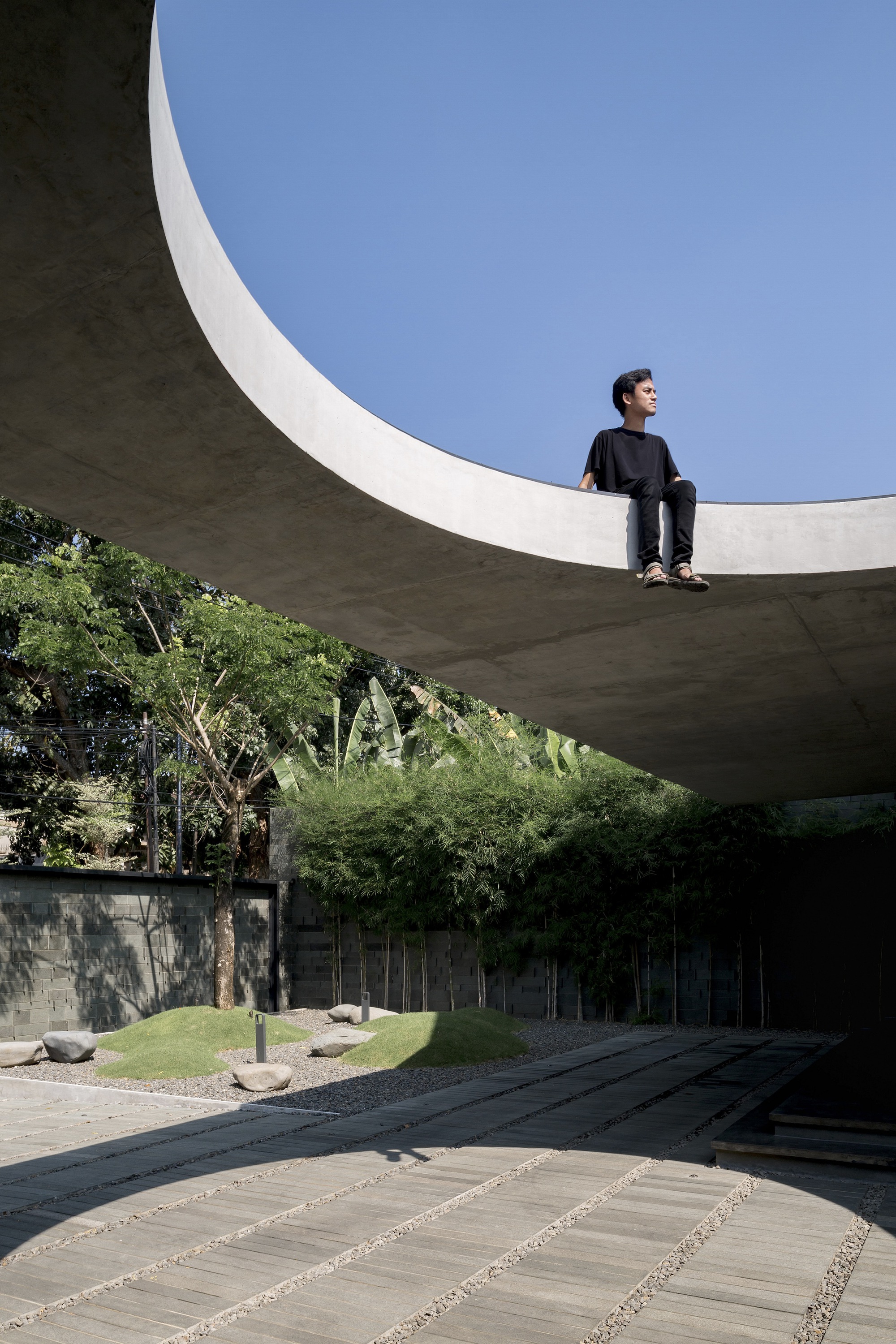 Gallery of Halo House / Tamara Wibowo Architects - 20
