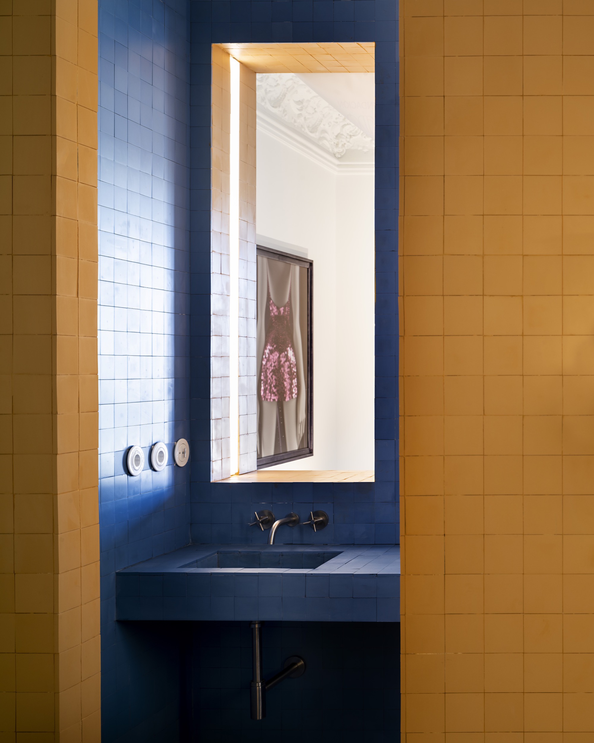 Gallery of Gallery Home in Gran Via, Granada / Annona + Ana Frias - 15