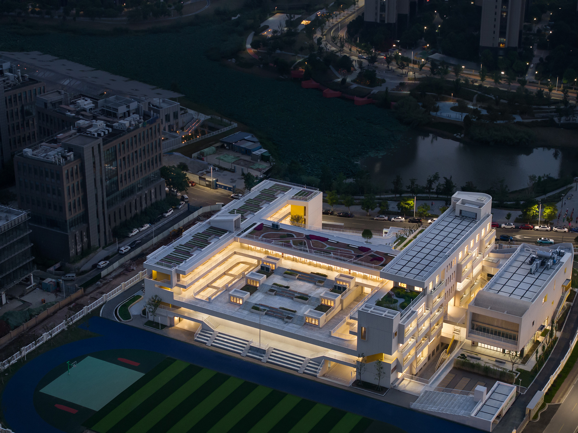 Galeria de Escola Wenqi Road / Zhaohui Rong Studio - 7