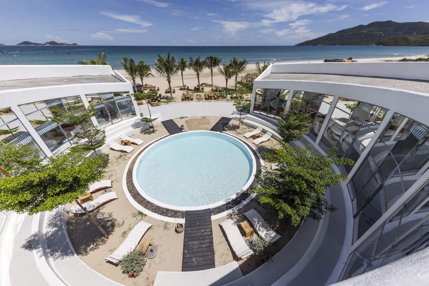 Gallery of iSea Boutique Resort / Pham Huu Son Architects - 8