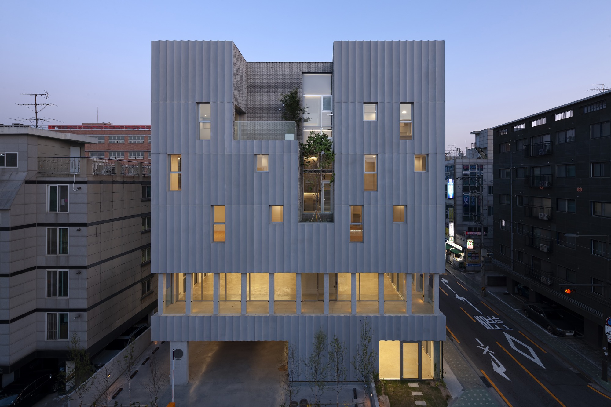 Gallery of WAVE (dot wave) Mixed Use Building / SOSU ARCHITECTS - 15