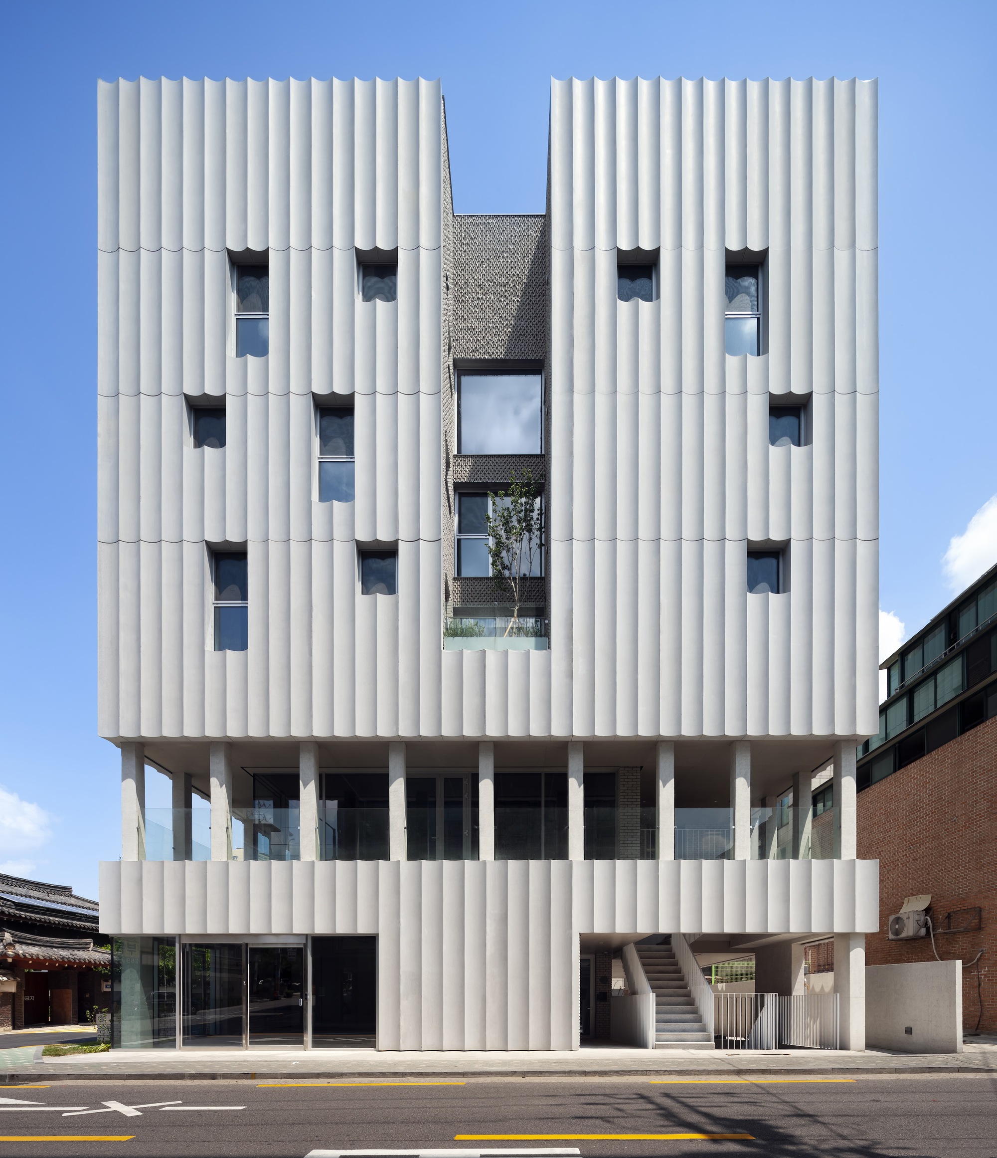 Gallery of WAVE (dot wave) Mixed Use Building / SOSU ARCHITECTS - 2