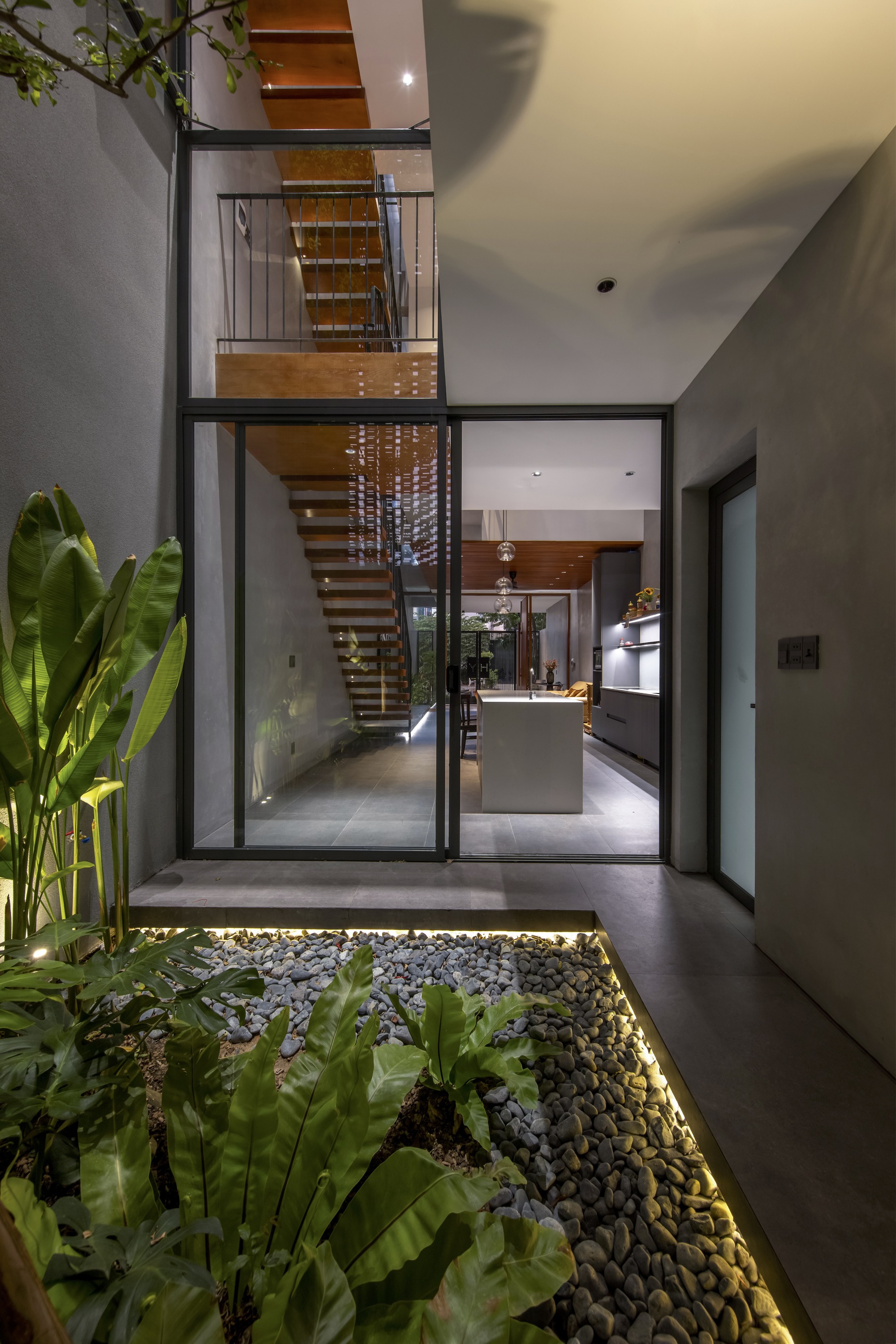Gallery of HY House / TRAN TRUNG Architects - 3