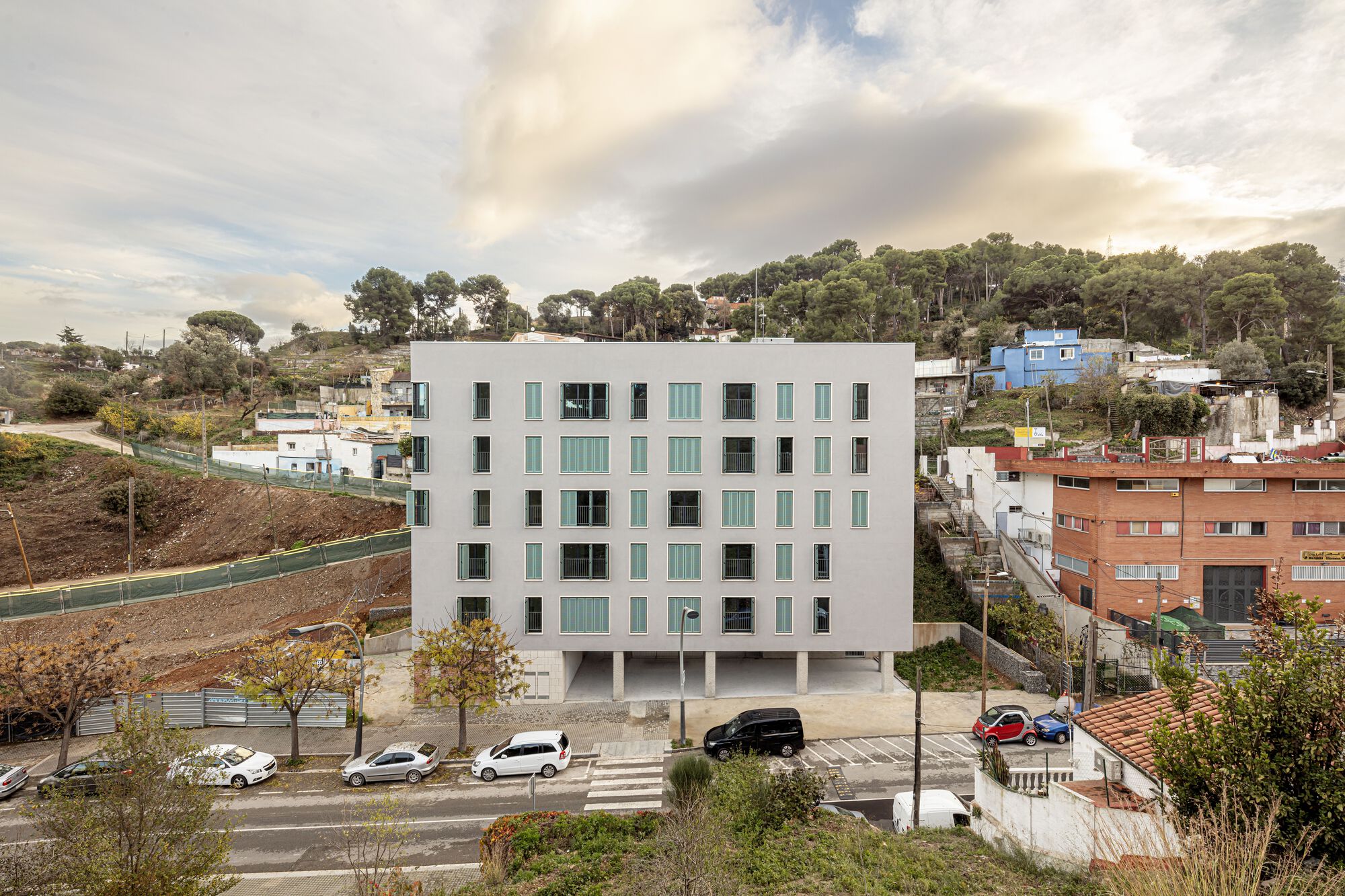 Gallery of 31 Social Housing Units in Torre Baró / Aldayjover ...