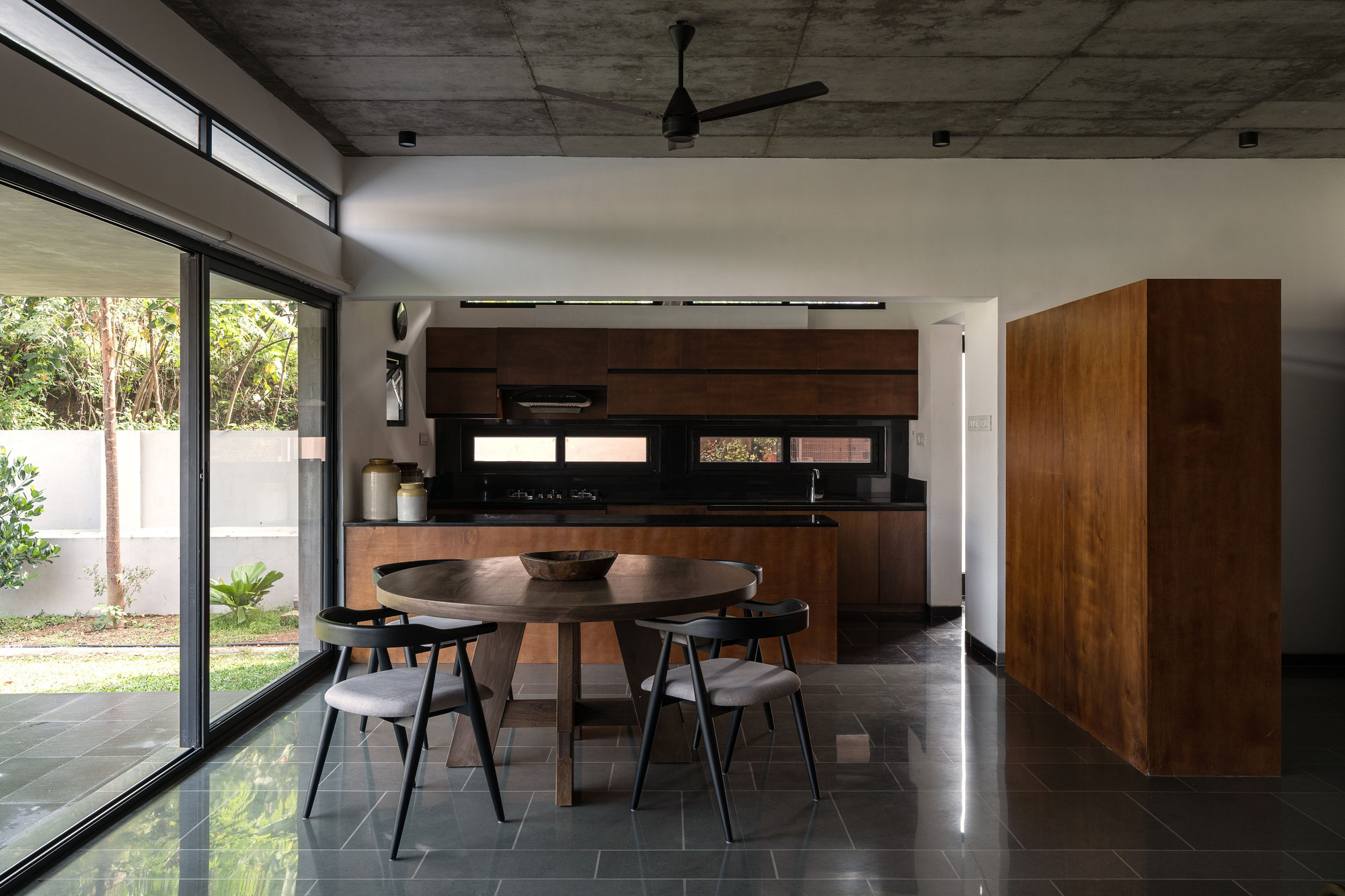 Gallery of Artist Residence & Atelier / Cochin Creative Collective - 4