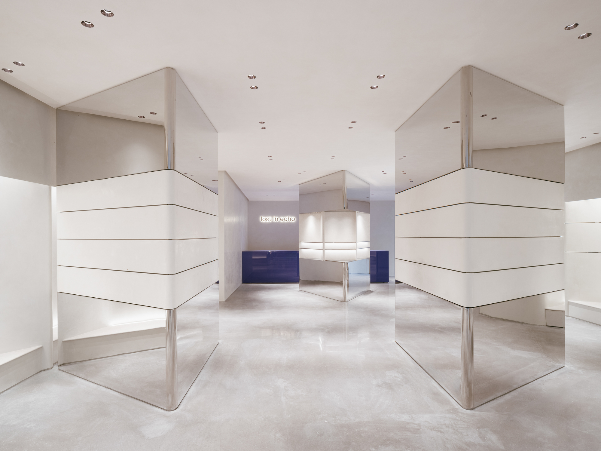 Gallery of Lost in Echo Store / dongqi Design - 13