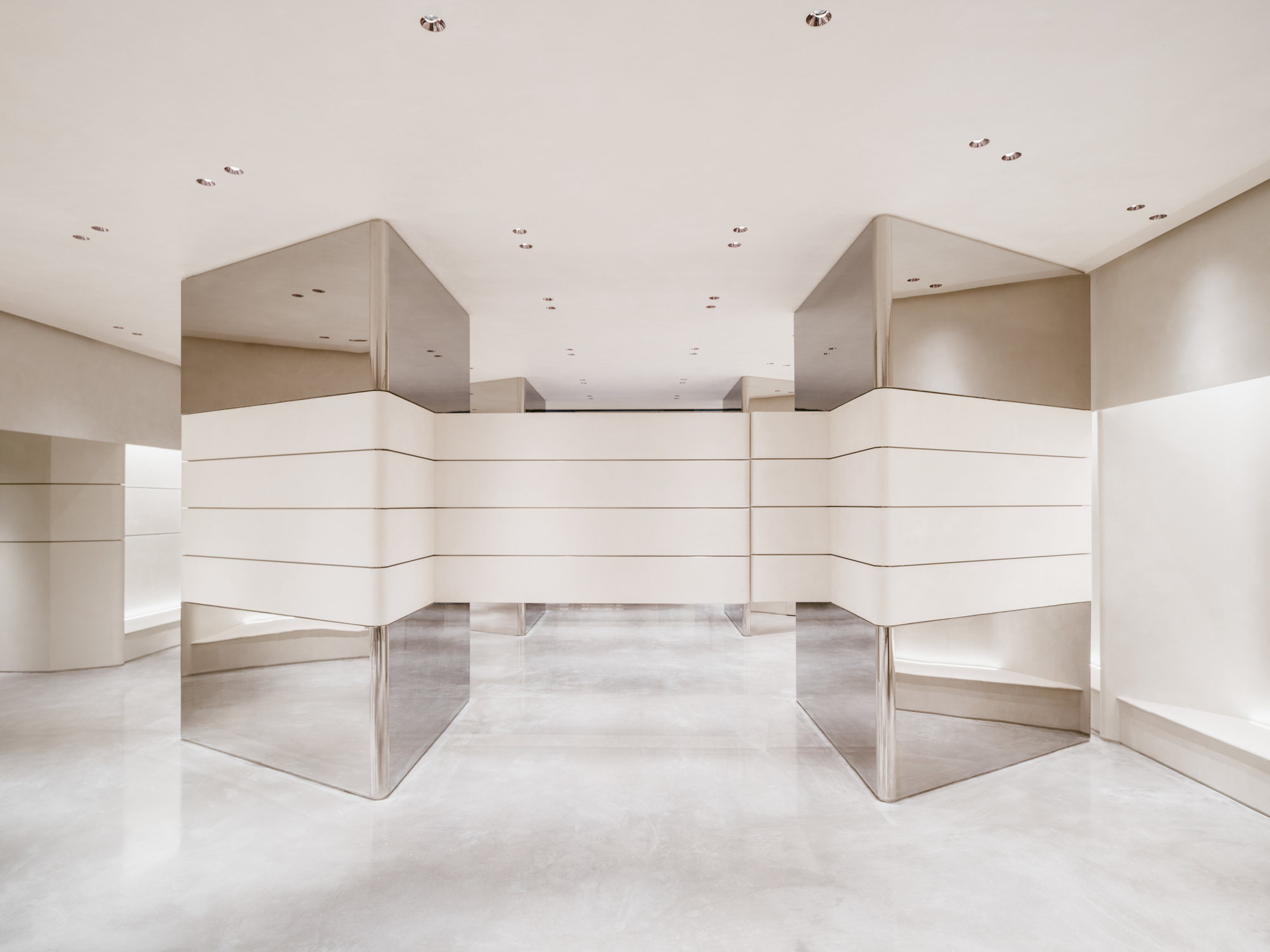Gallery of Lost in Echo Store / dongqi Design - 12