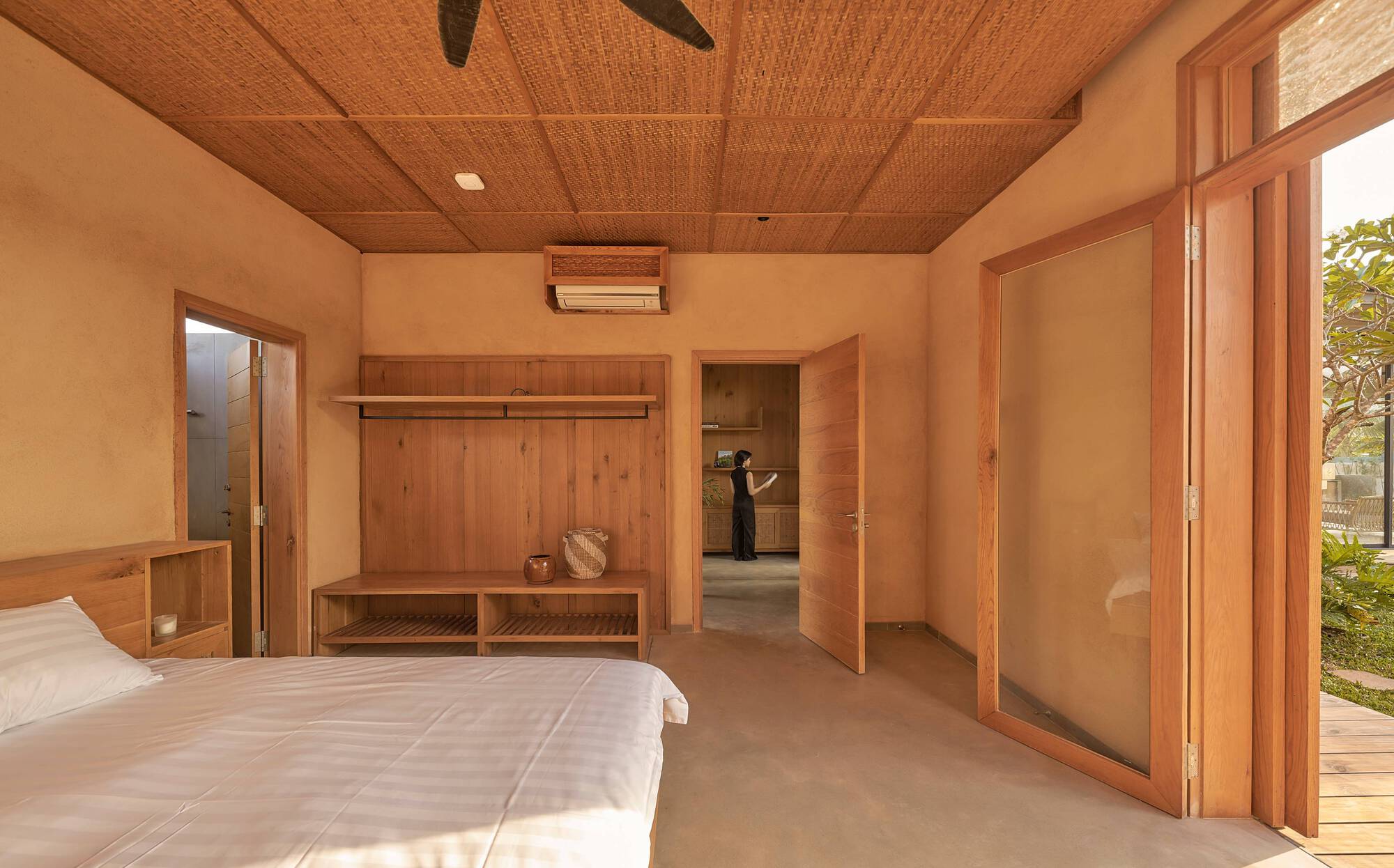 Gallery of Sustainable Weekend Villa / T3 ARCHITECTS - 12