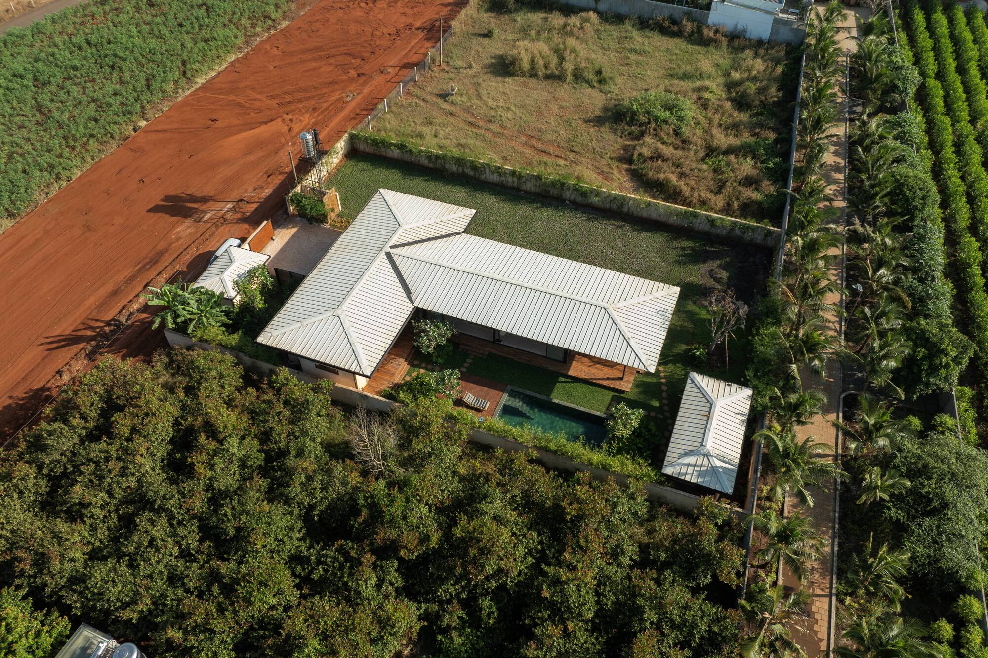 Gallery of Sustainable Weekend Villa / T3 ARCHITECTS - 6