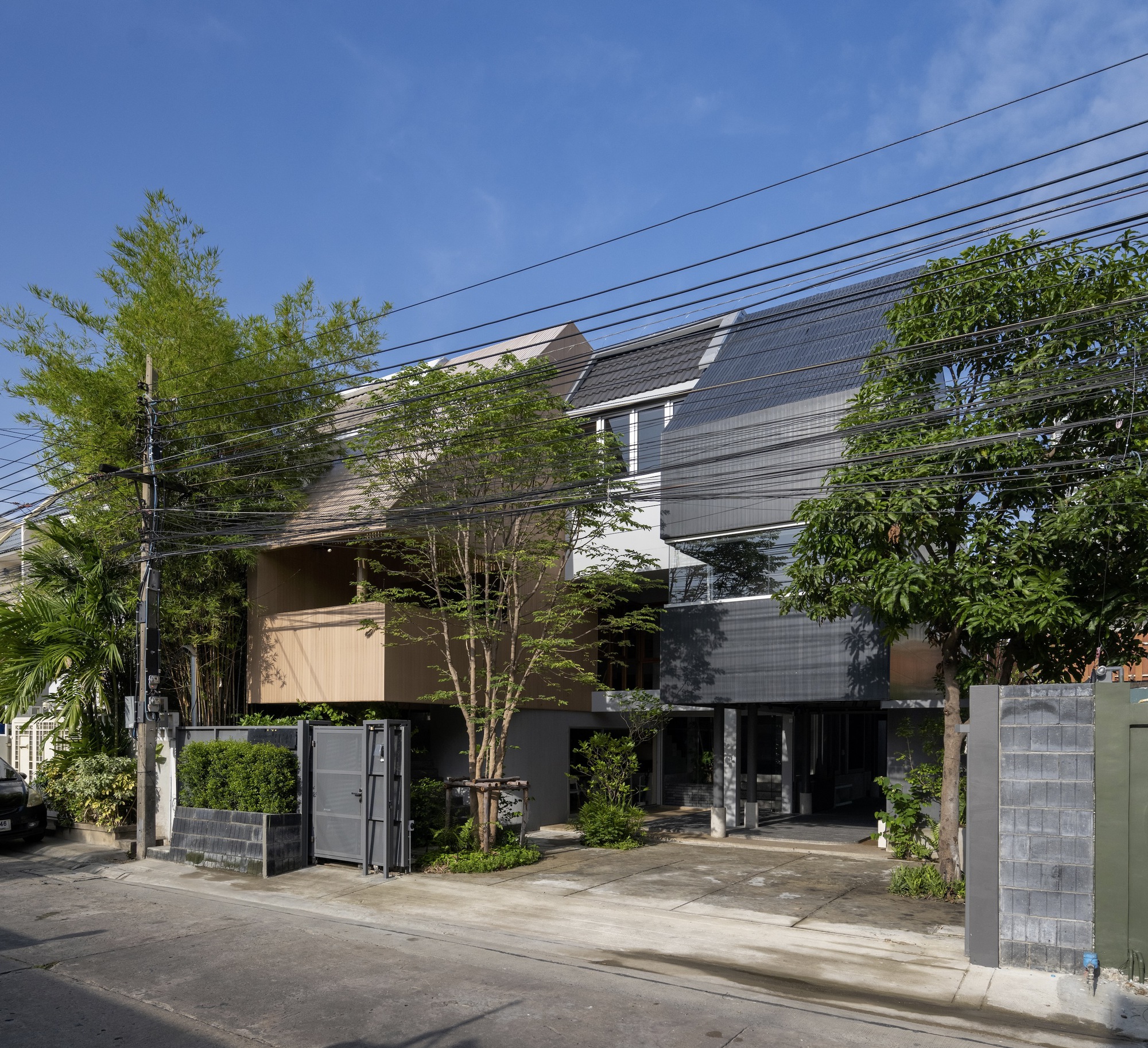 Gallery of PROUD Office / BodinChapa Architects - 19