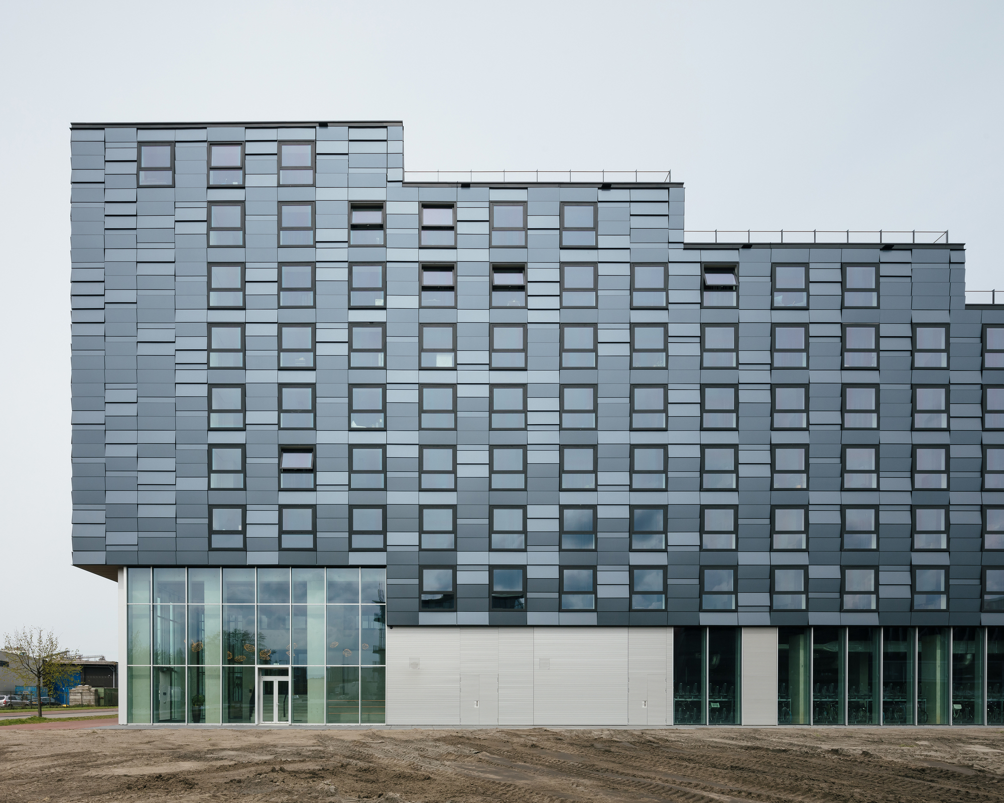 Gallery of Durable and Resilient Solar Facades: 5 Essential Architectural Principles - 2