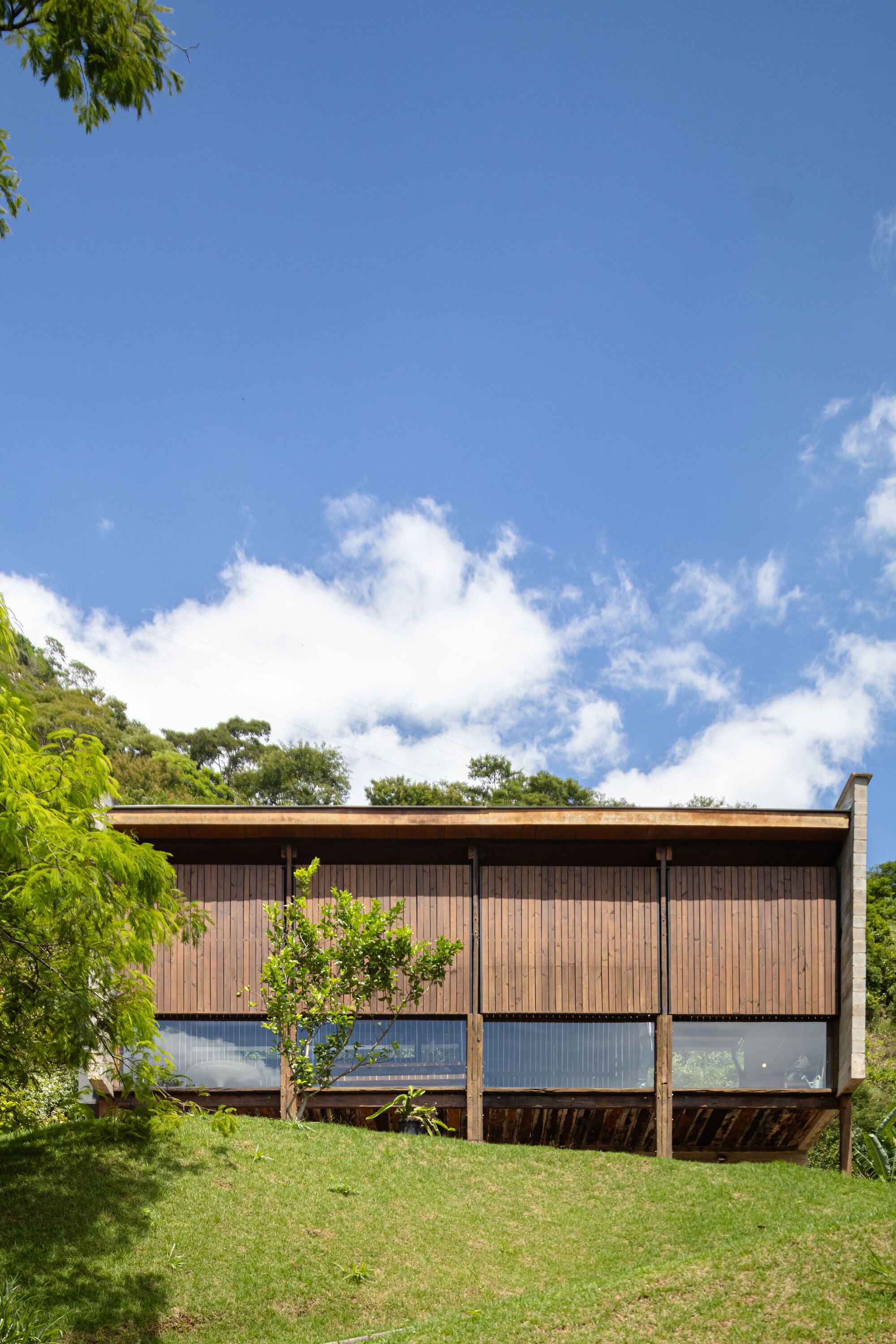 Gallery of House of 6000 Blocks / Márcio Flávio Motta - 13