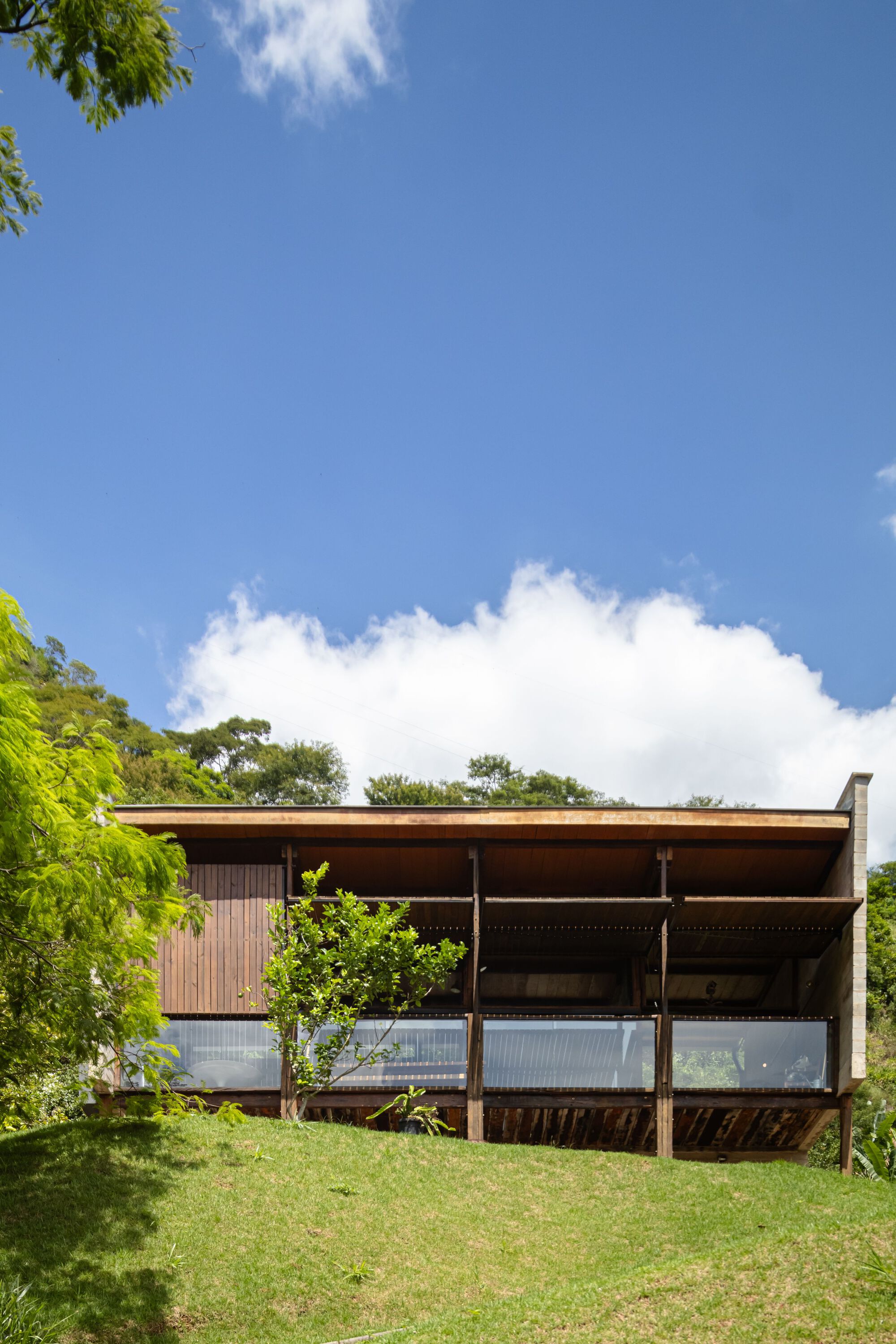 Gallery of House of 6000 Blocks / Márcio Flávio Motta - 7