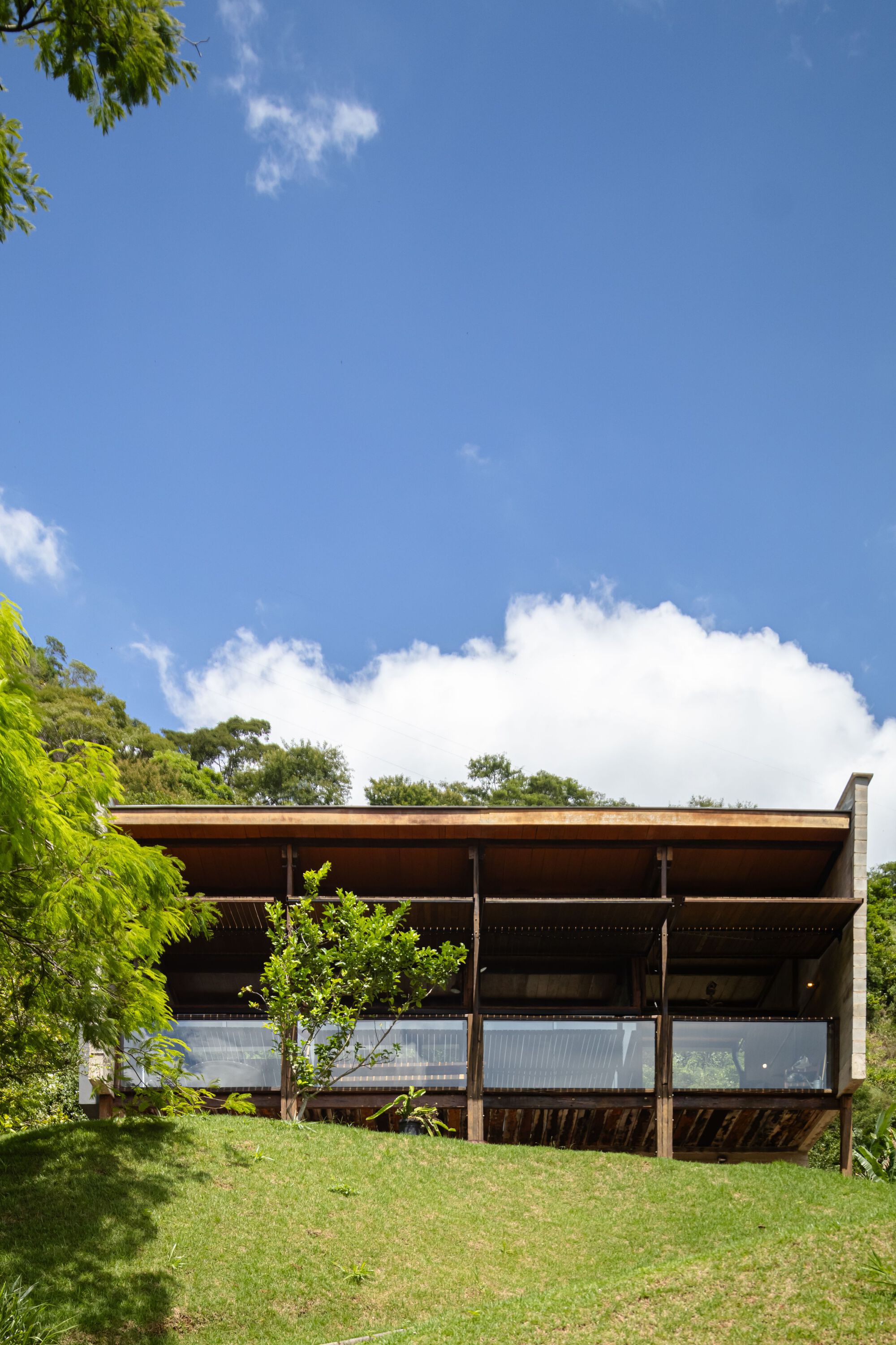 Gallery of House of 6000 Blocks / Márcio Flávio Motta - 15