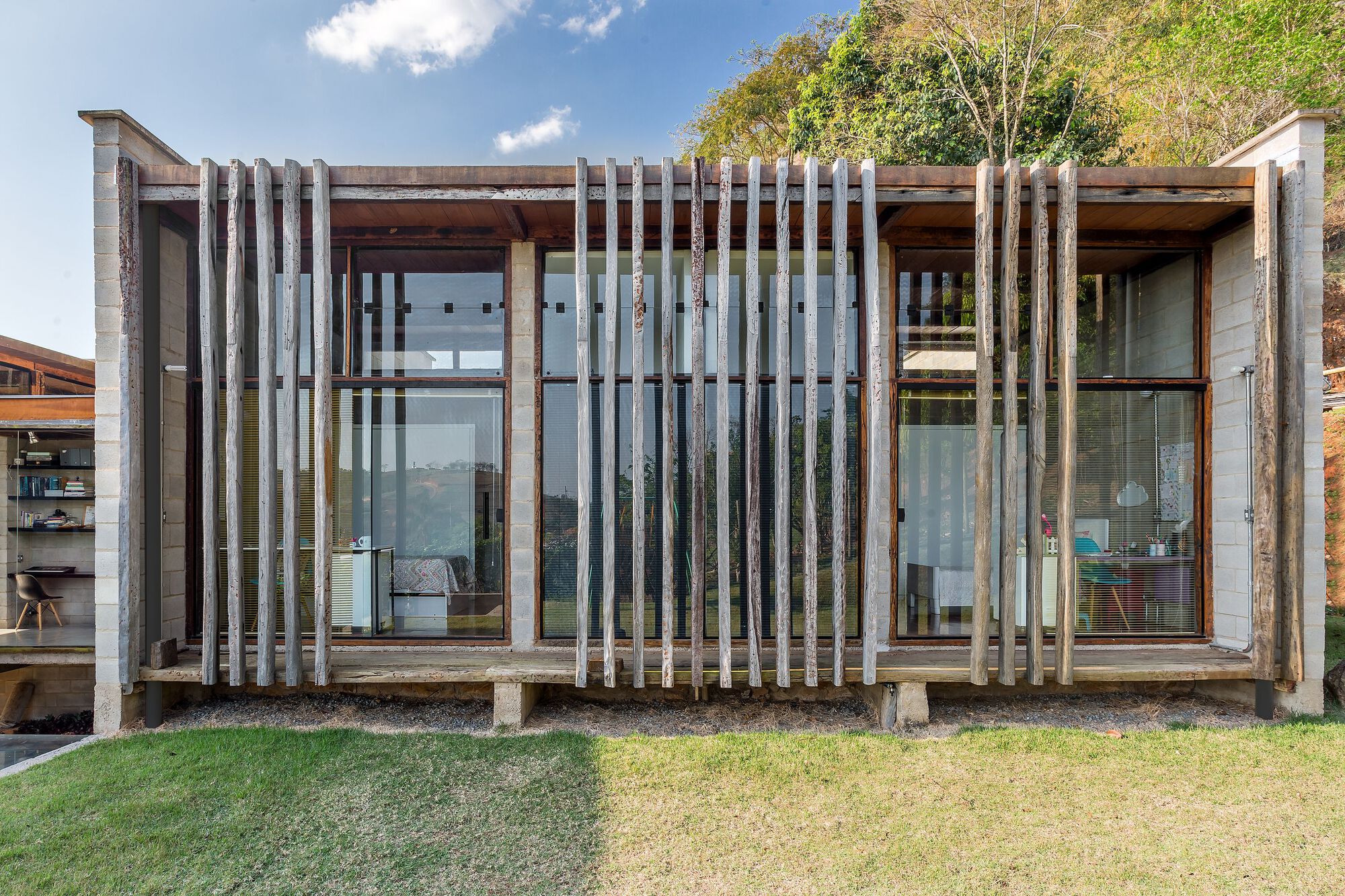 Gallery of House of 6000 Blocks / Márcio Flávio Motta - 17