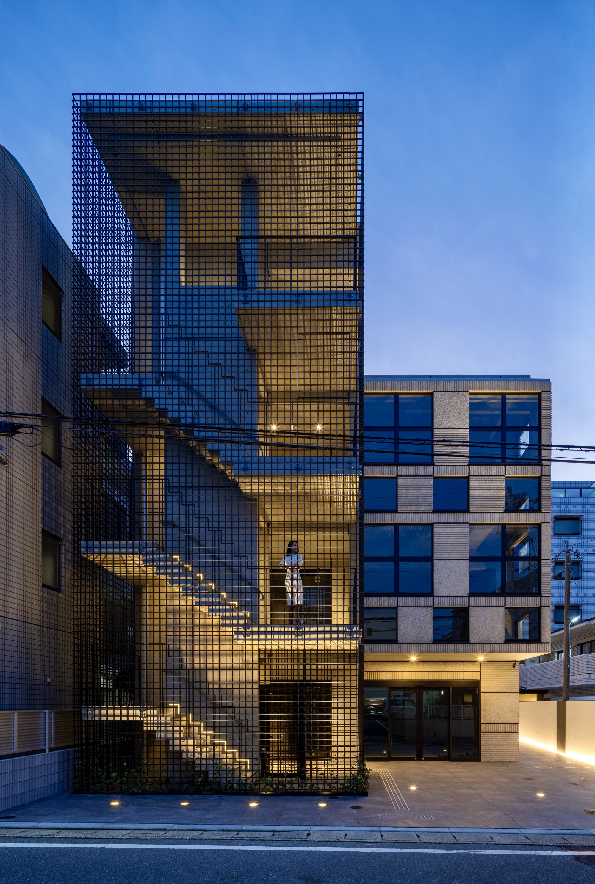 Gallery of LATTICE in Fukuoka Multi-tenant Building / SAKO Architects - 6