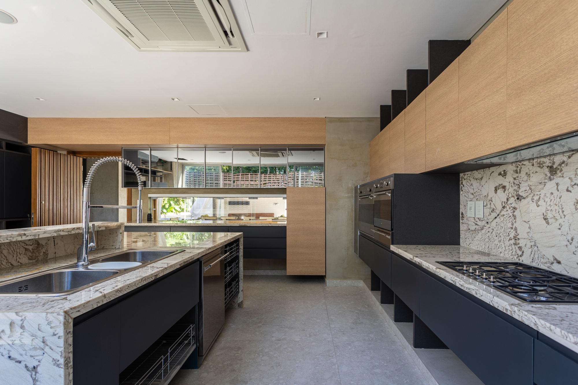 Gallery of Rodor House / OMCM arquitectos - 16