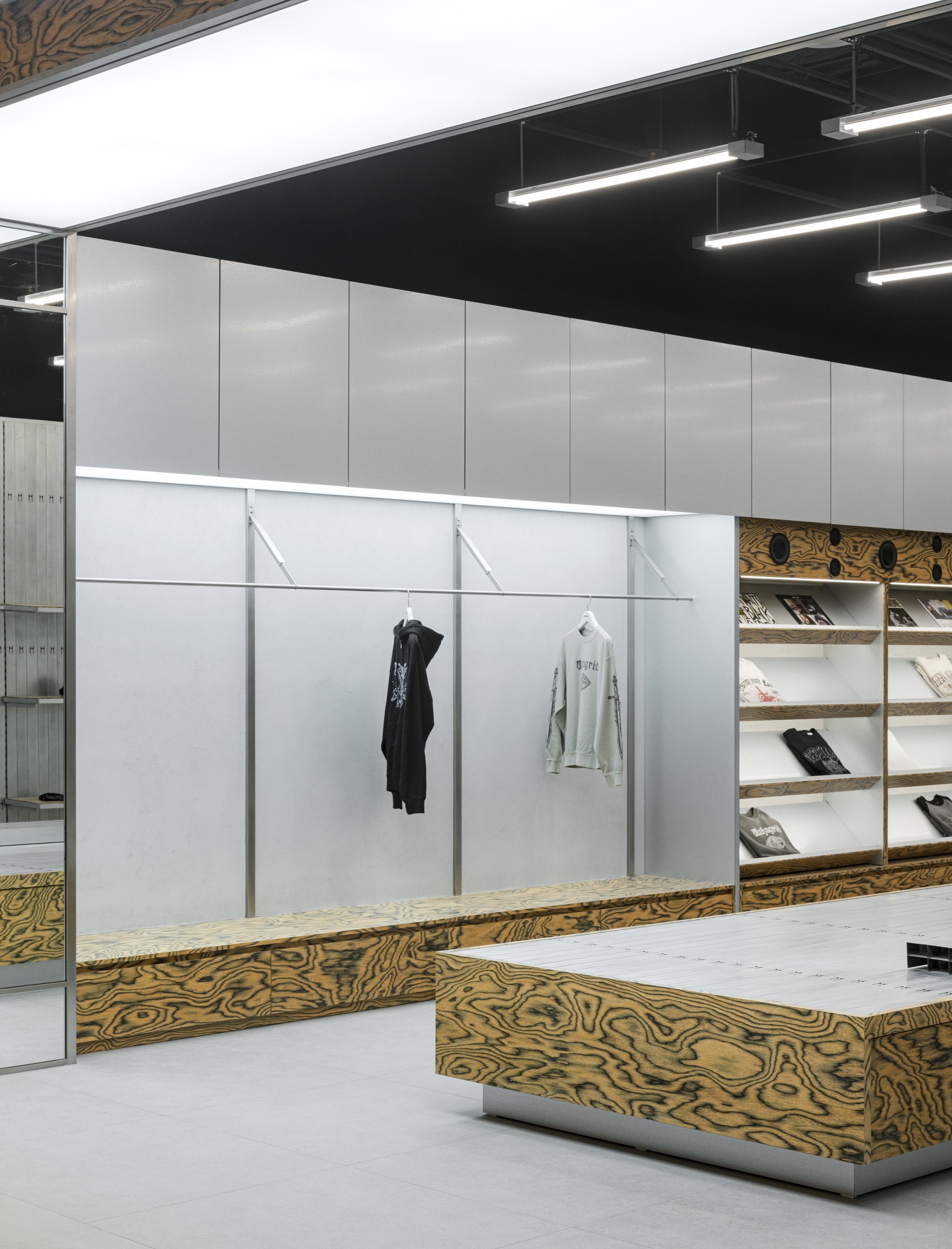Gallery of MAHAGRID Store / COV Studio - 20