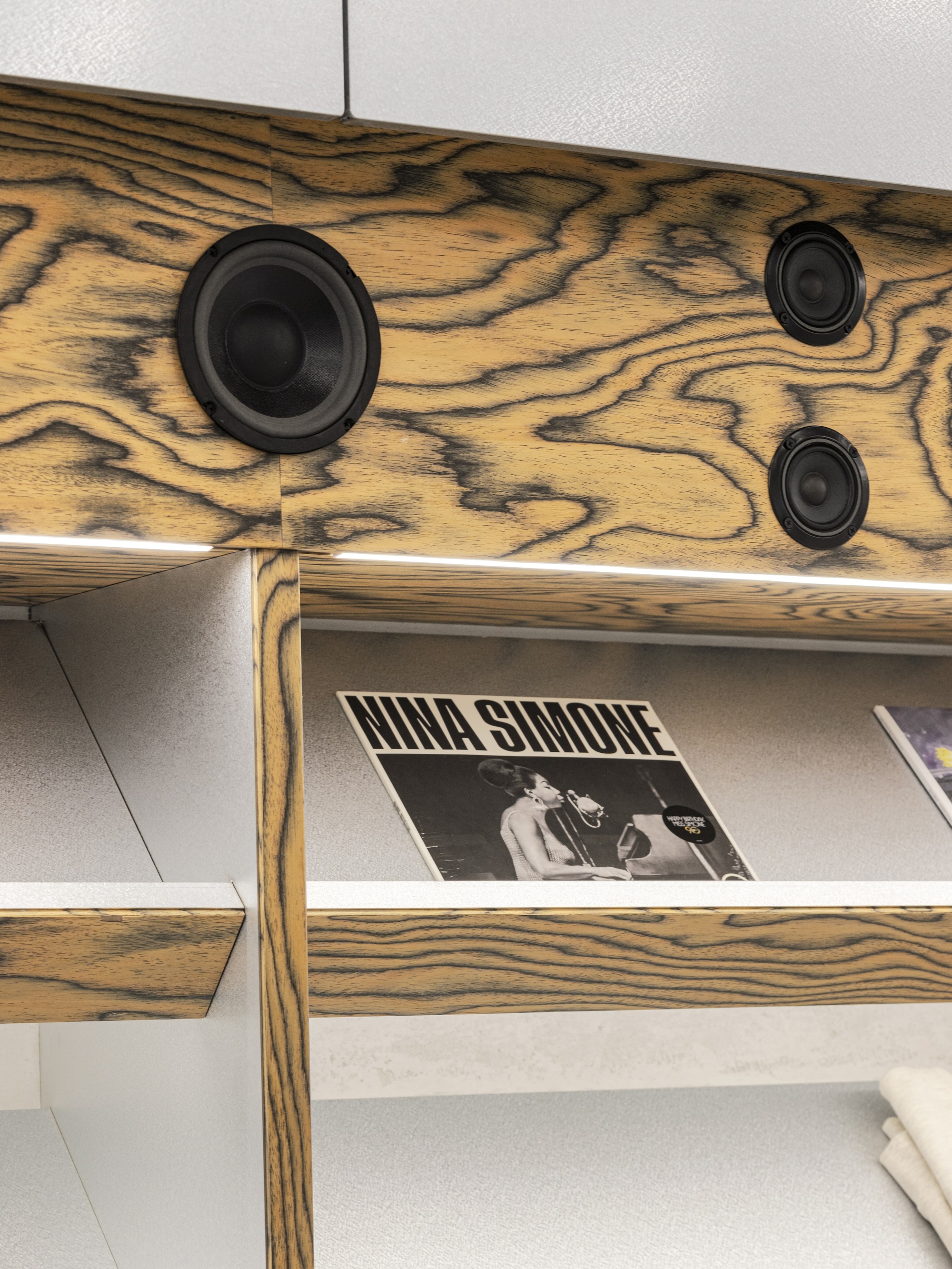 Gallery of MAHAGRID Store / COV Studio - 26