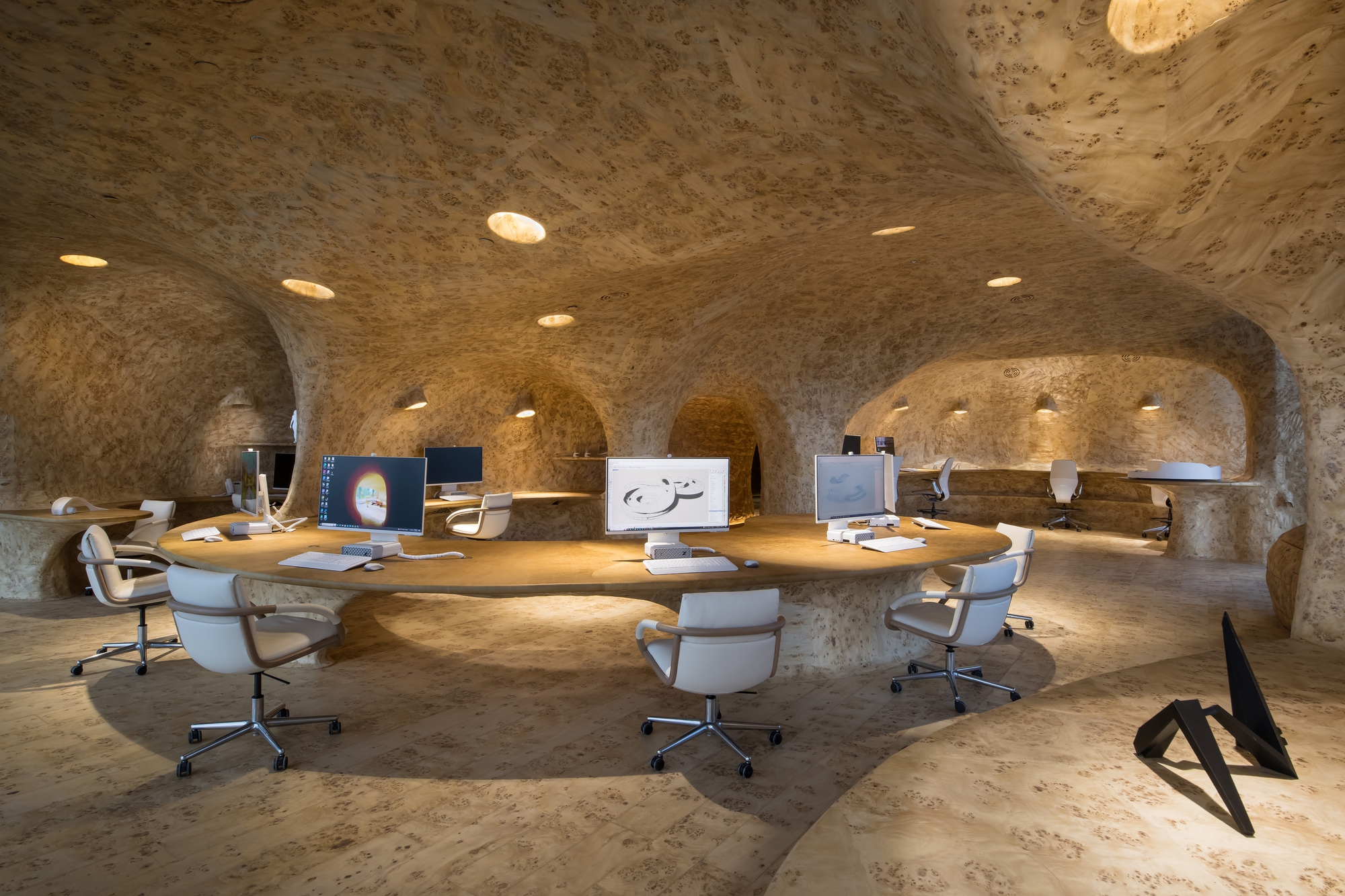 Gallery of Cave Office / Javier Senosiain - 15