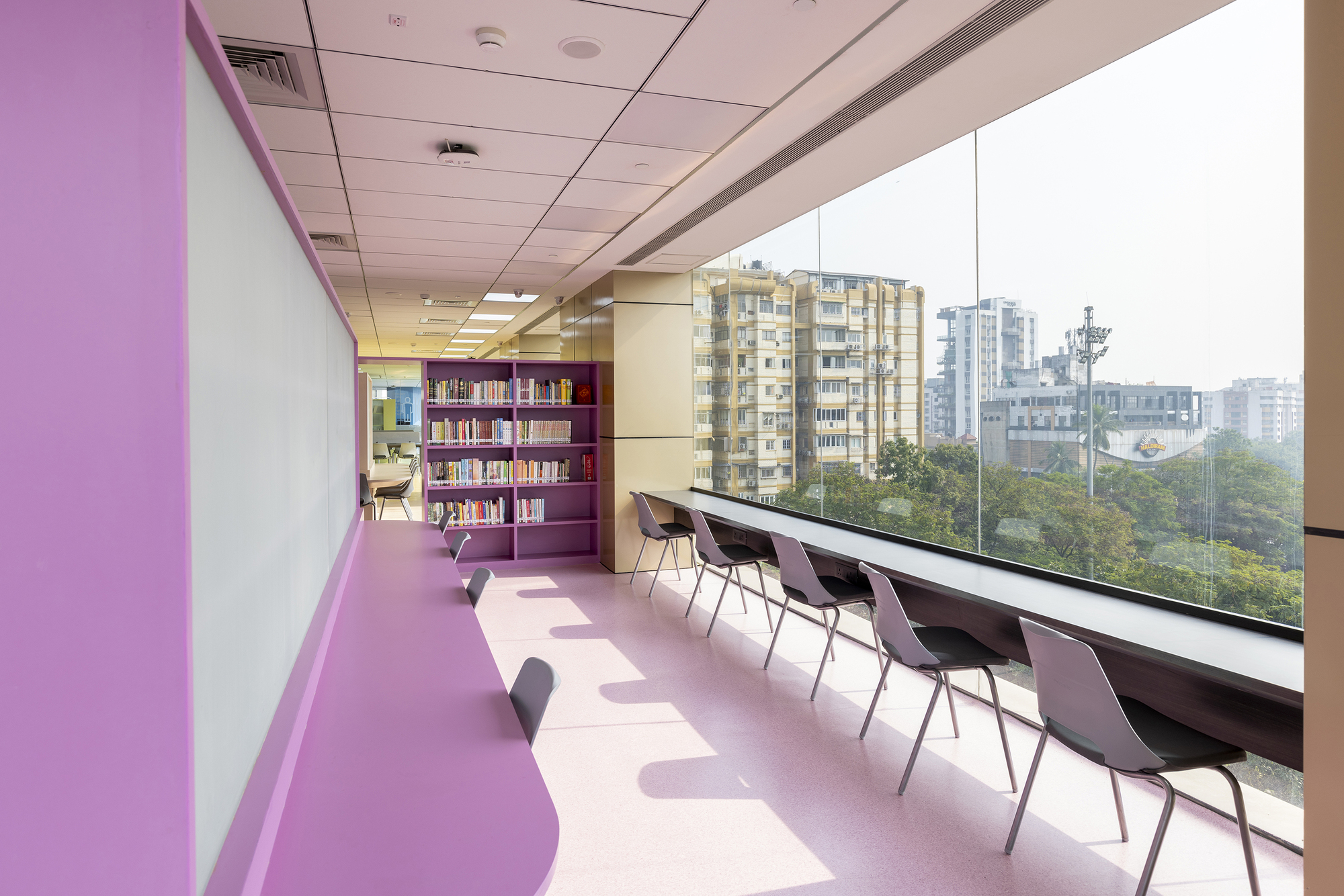 Gallery of Modern High School International / Studio SKLIM - 5