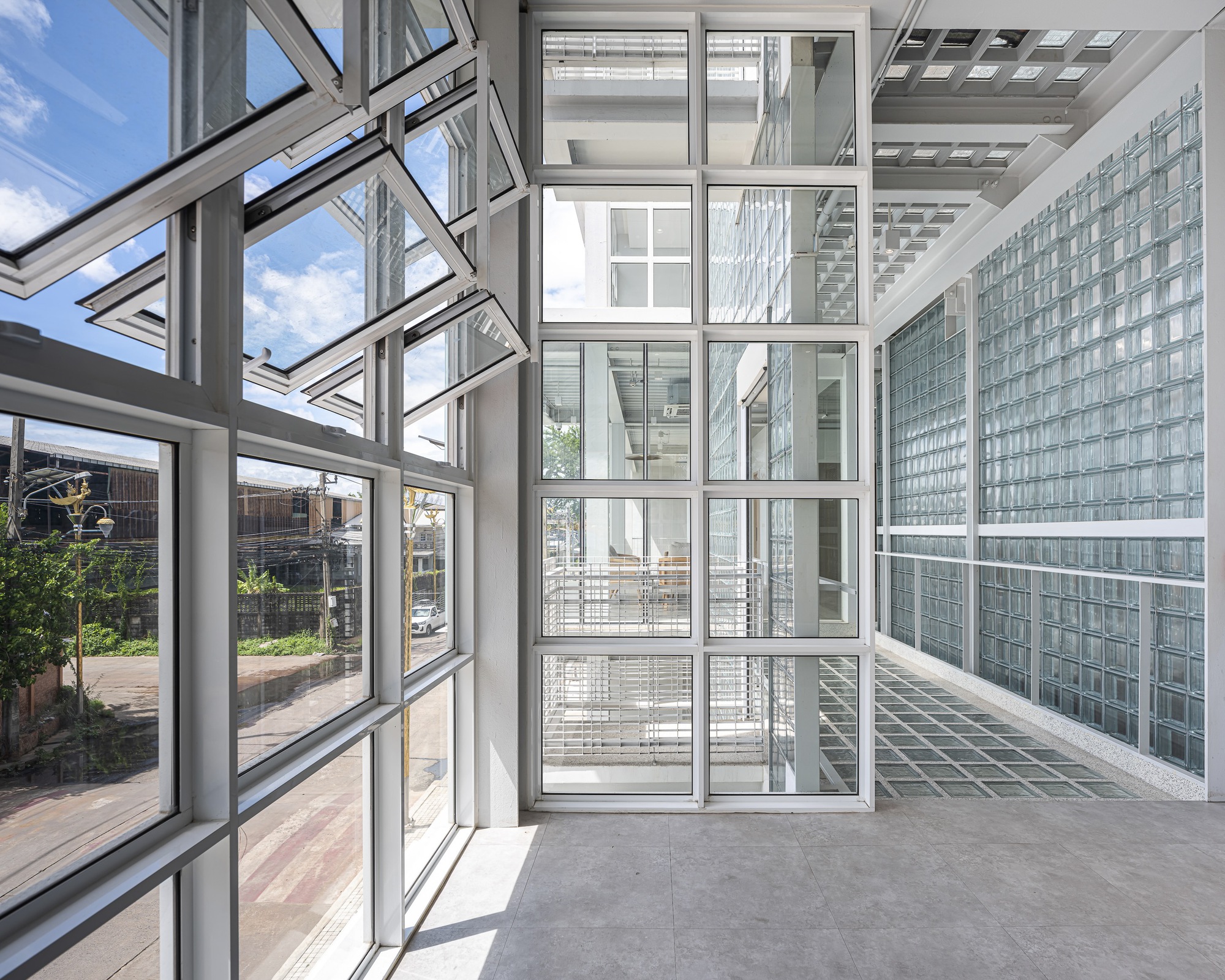 Gallery of Where’s House Warehouse / pbm - 17