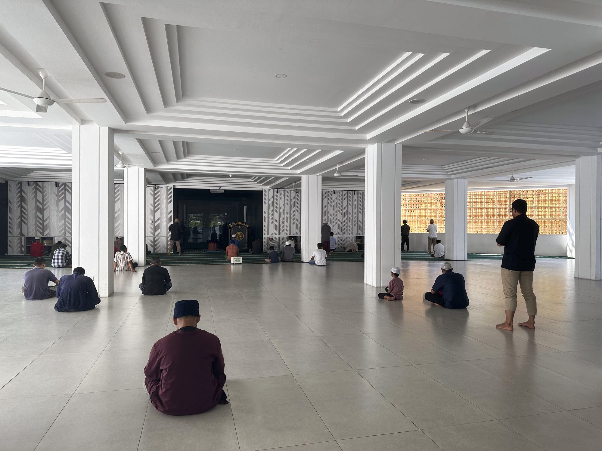 Gallery of Al-Muttaqin Grand Mosque / Andyrahman Architect - 11