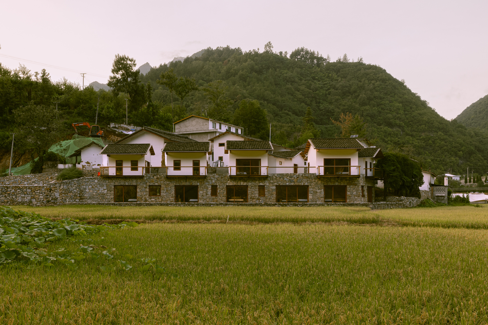 Gallery of LuZhai Cottage / kooo architects - 3