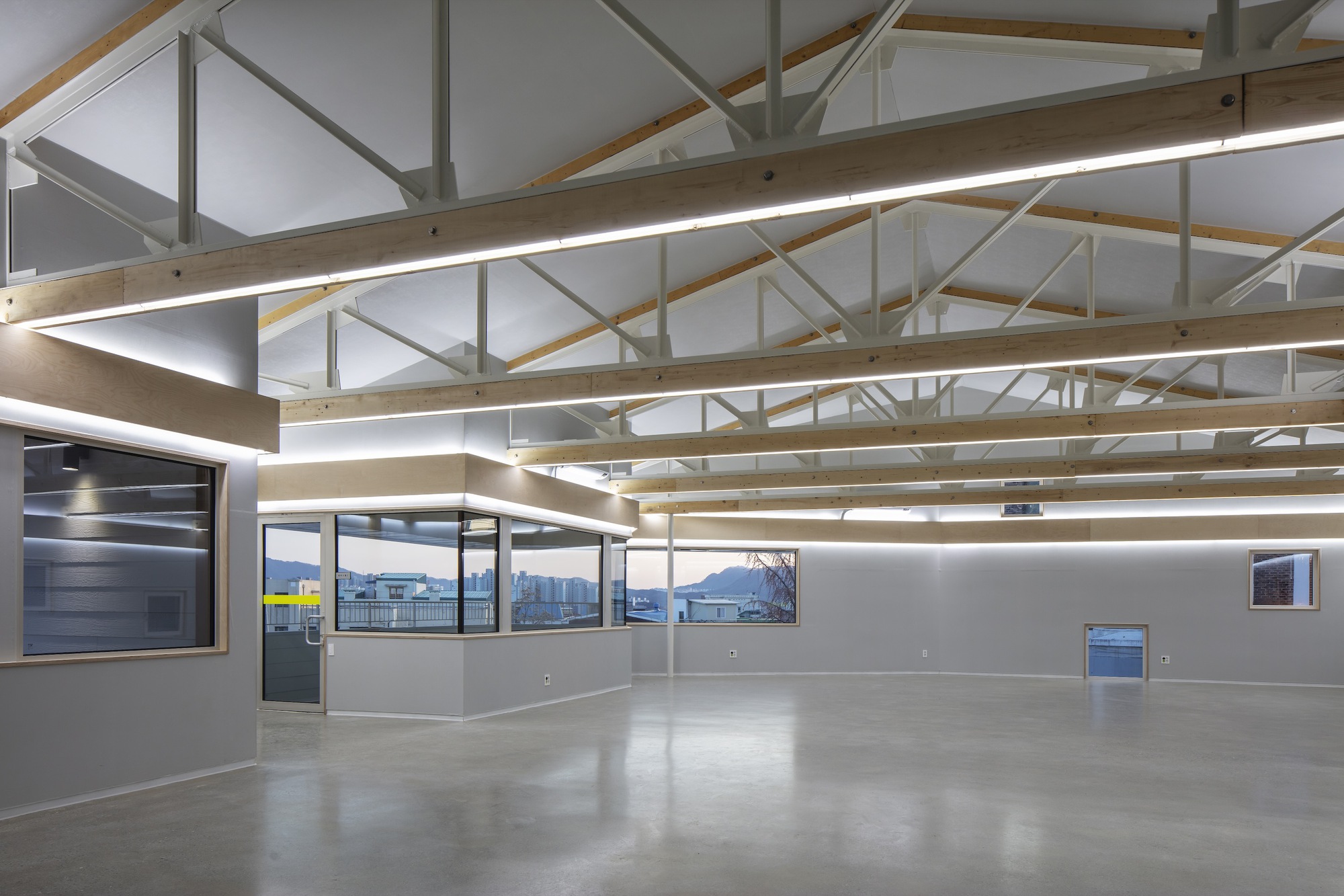 Gallery of Gyodong Community Center / studiothewon - 10