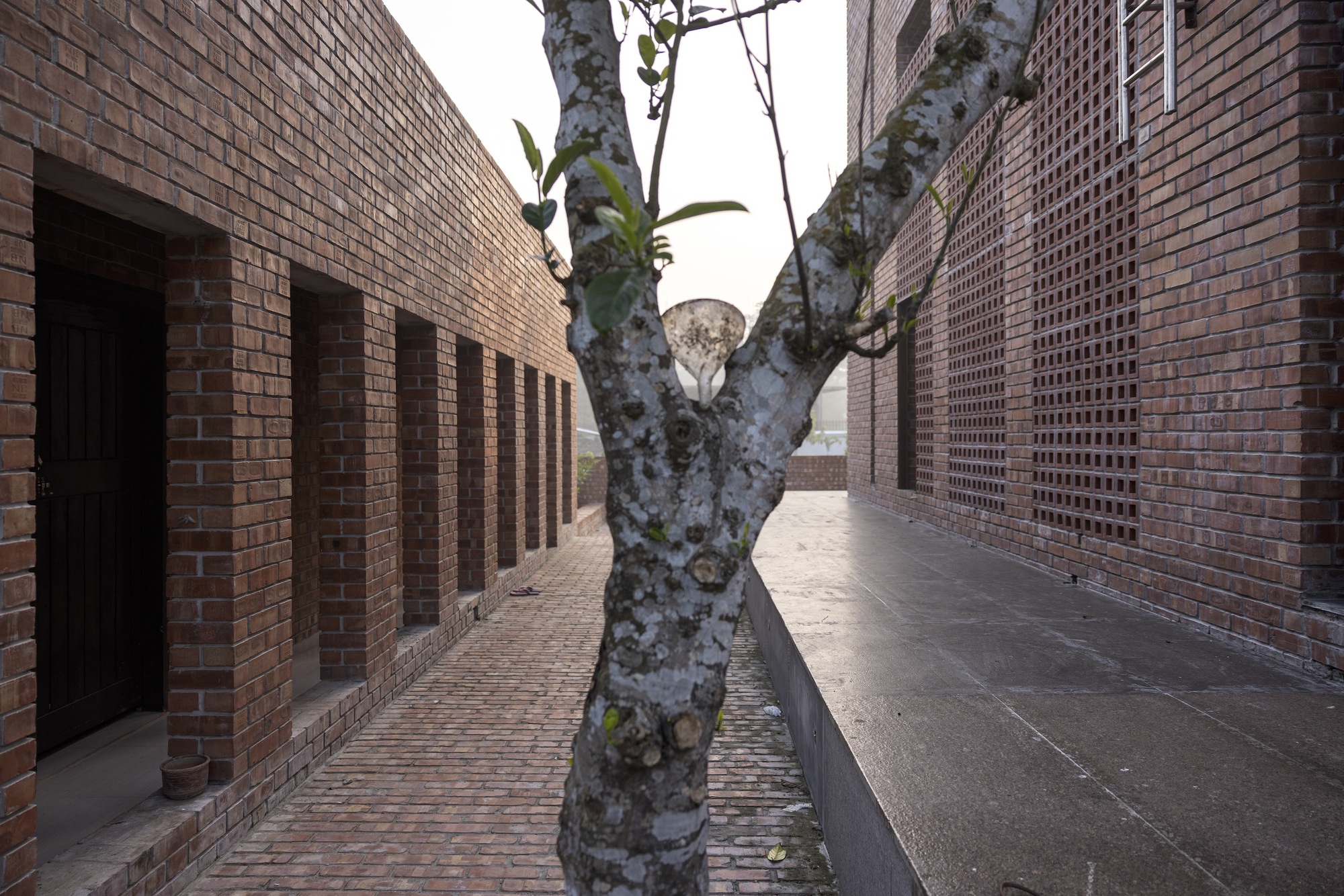 Gallery of Bait Ur Raiyan Mosque / Cubeinside - 14