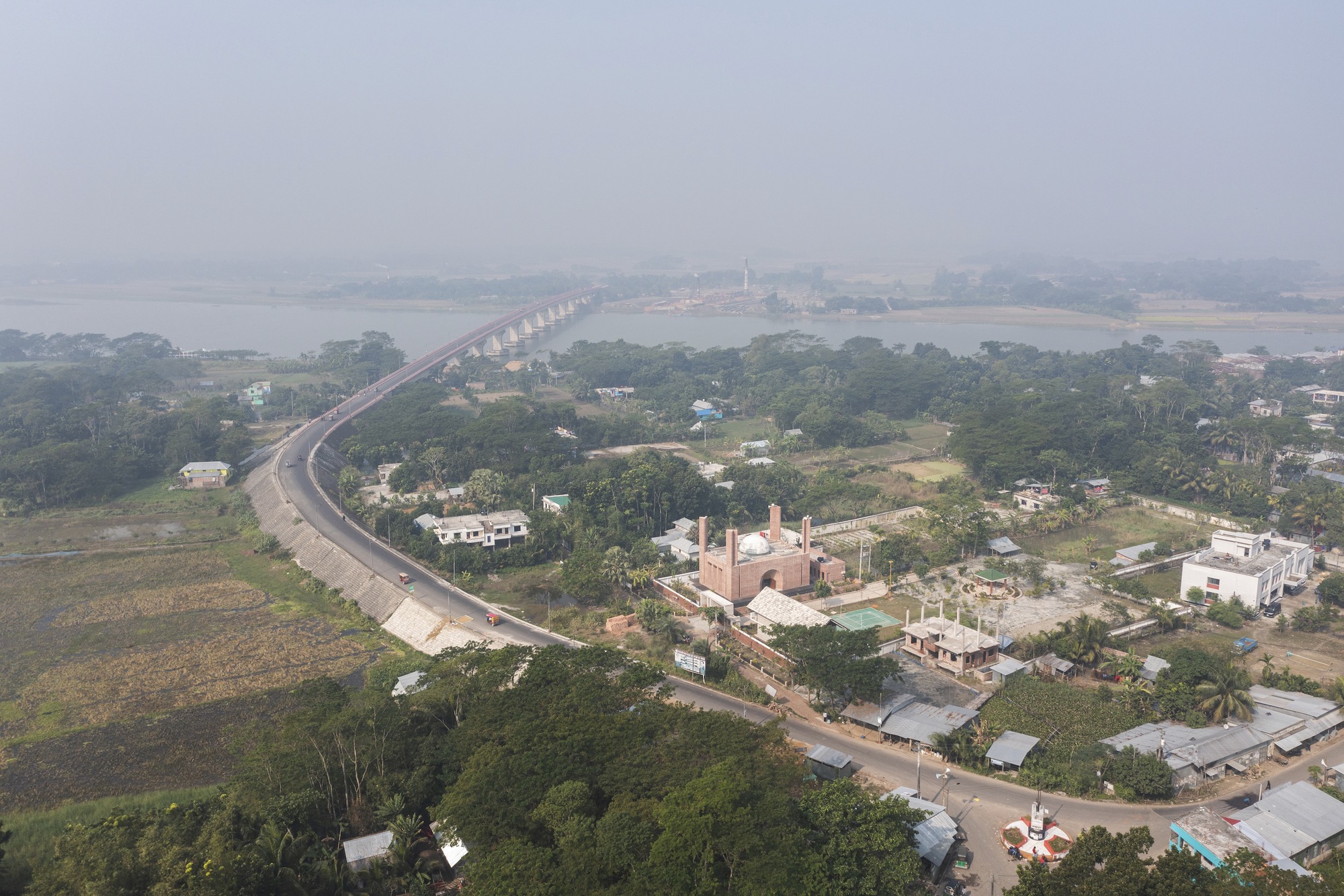 Gallery of Bait Ur Raiyan Mosque / Cubeinside - 18