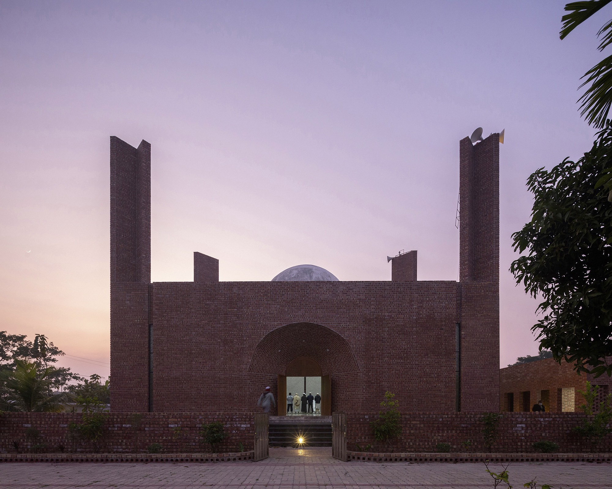 Gallery of Bait Ur Raiyan Mosque / Cubeinside - 15