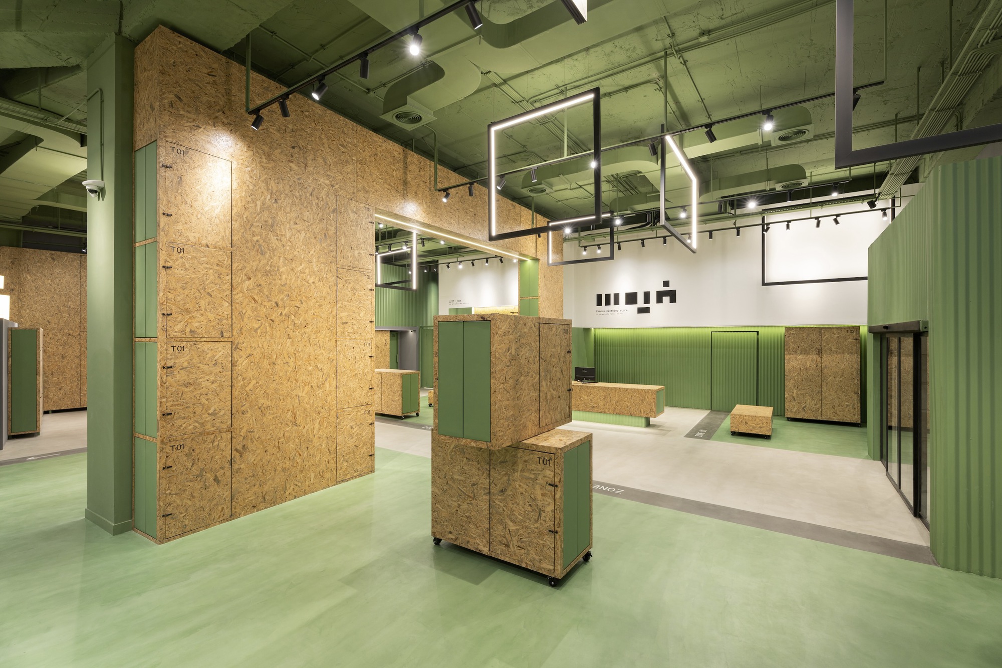 Gallery of Famous Clothing Store / Neda Mirani - 12