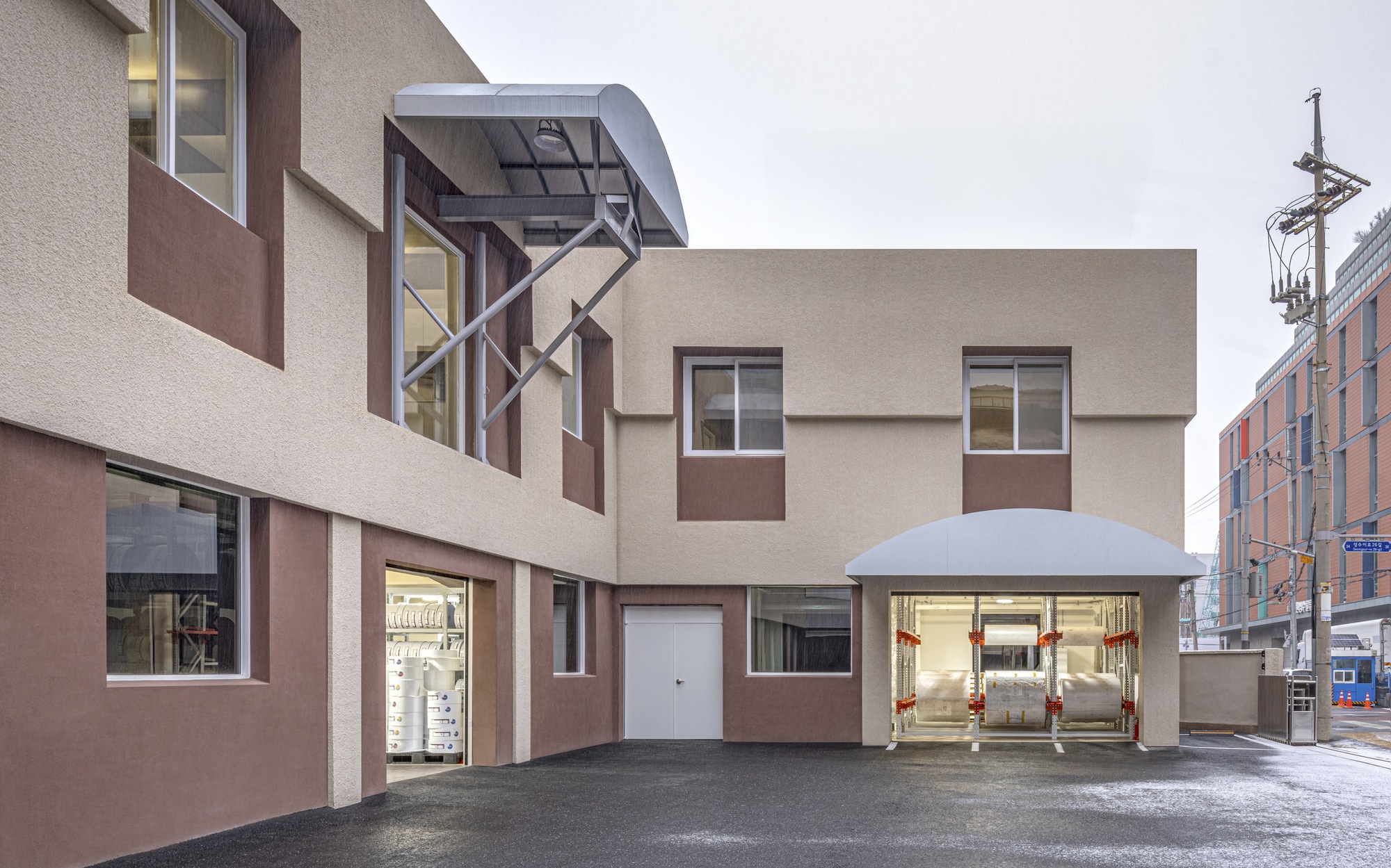 Gallery of Pad(dock) Factory and Office Renovation / one-aftr - 8