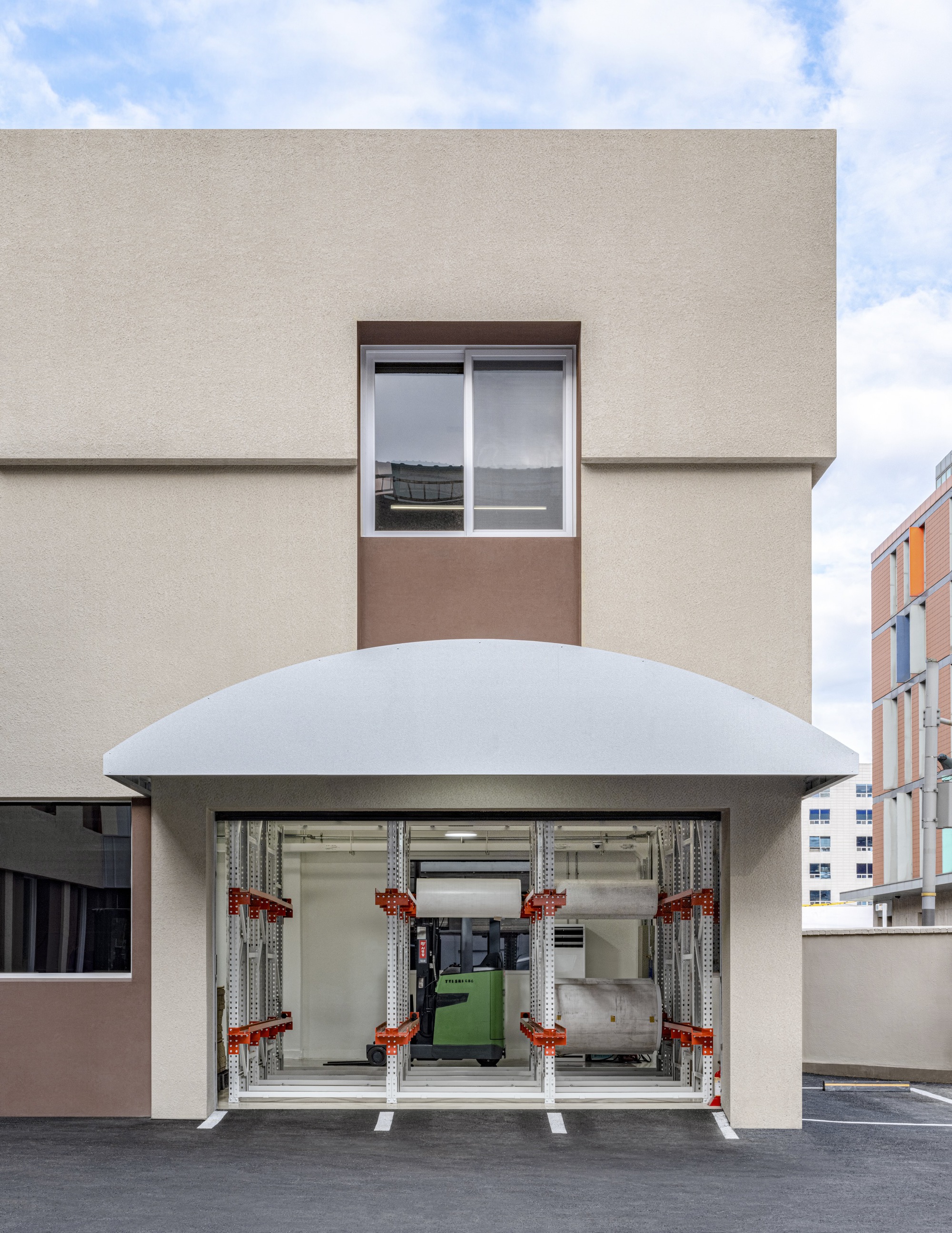 Gallery of Pad(dock) Factory and Office Renovation / one-aftr - 10